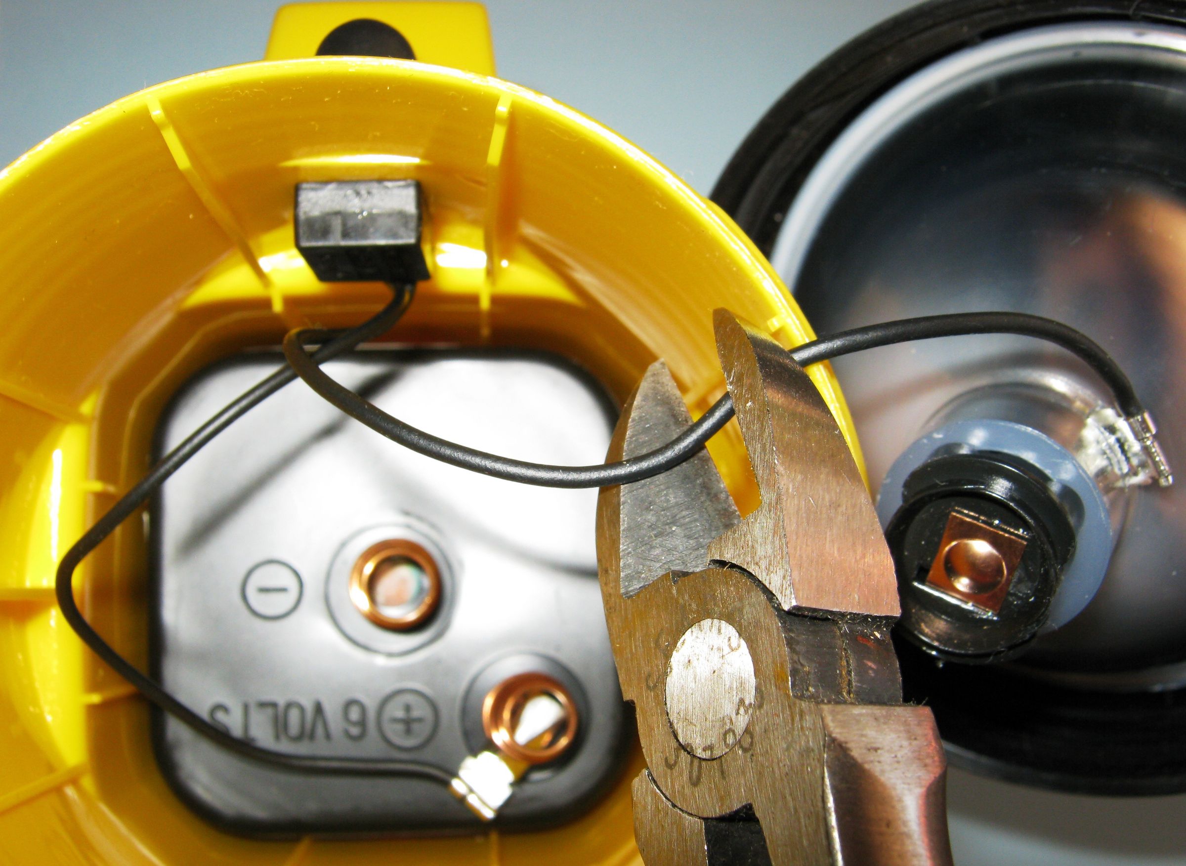 The Amazing Magic Flashlight : 5 Steps - Instructables