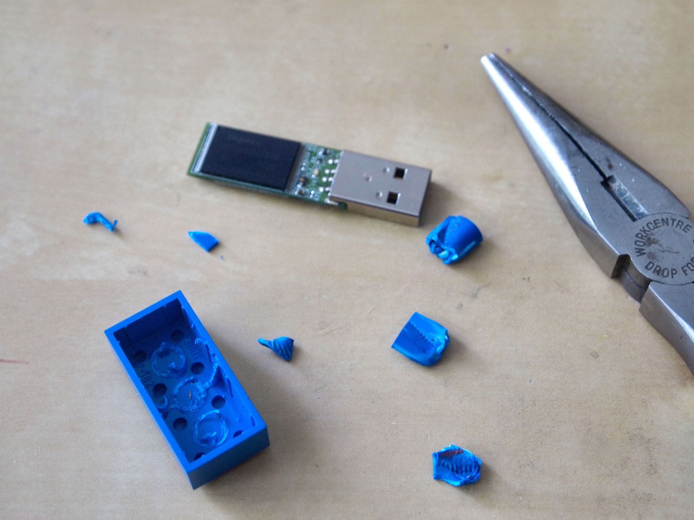 Lego USB Flash Drive Bracelet : 4 Steps (with Pictures) - Instructables