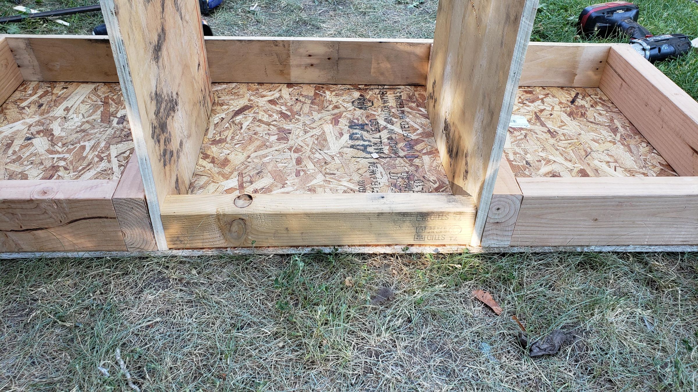 Easy Egg Collecting Exterior Nesting Box : 5 Steps (with Pictures ...