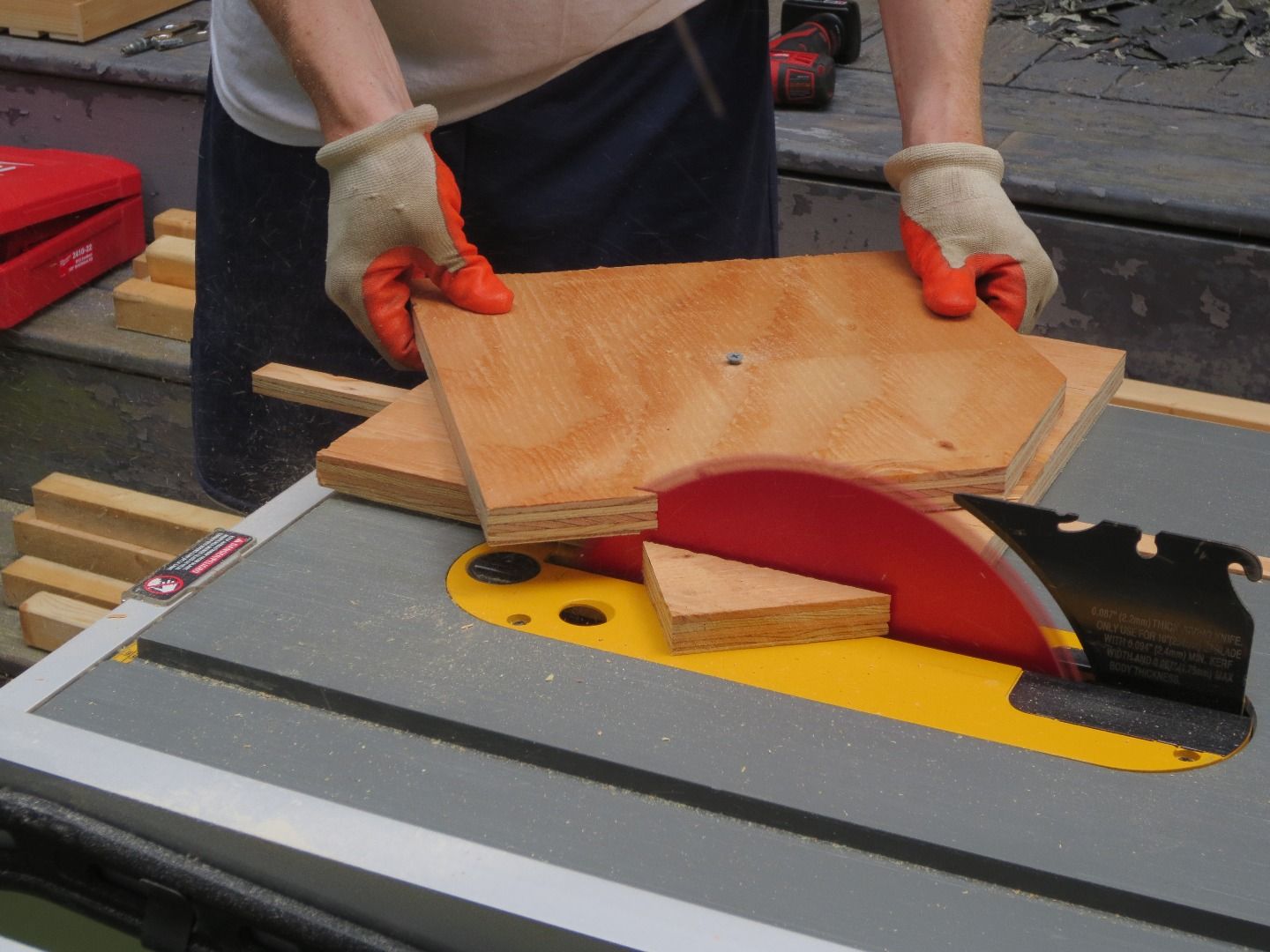 How to Cut Perfect Circles With a Table Saw : 7 Steps (with Pictures ...