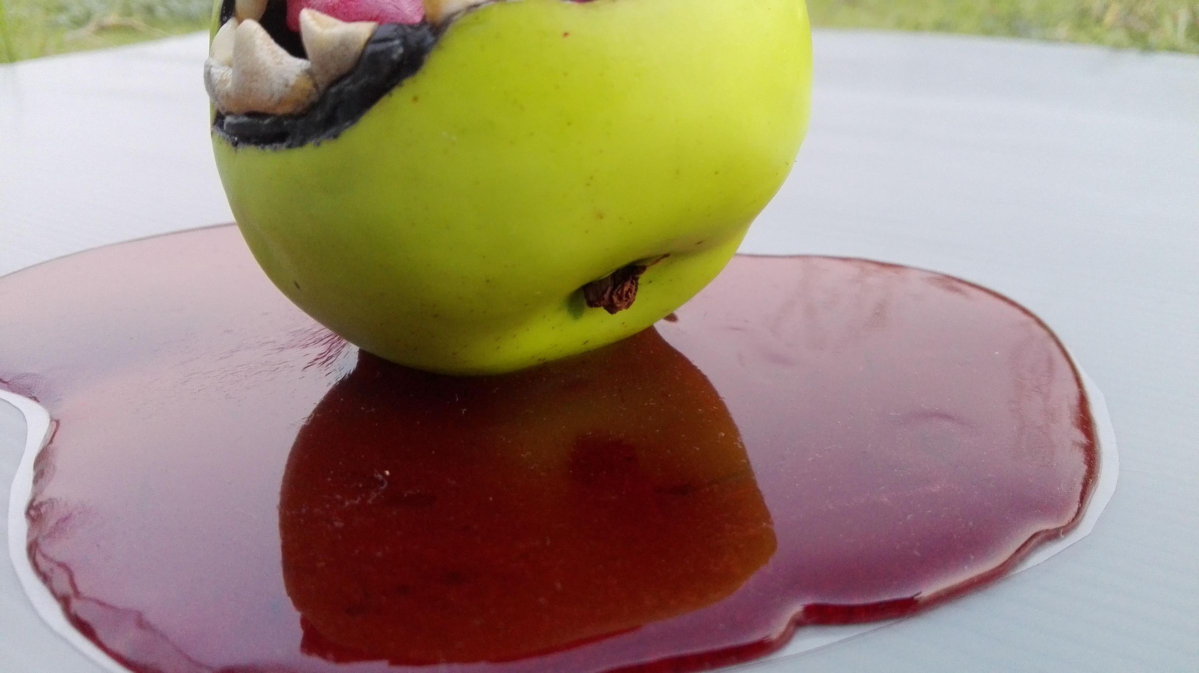 How to Make Halloween Zombie Pear in Faux Blood | Halloween Resin Art ...