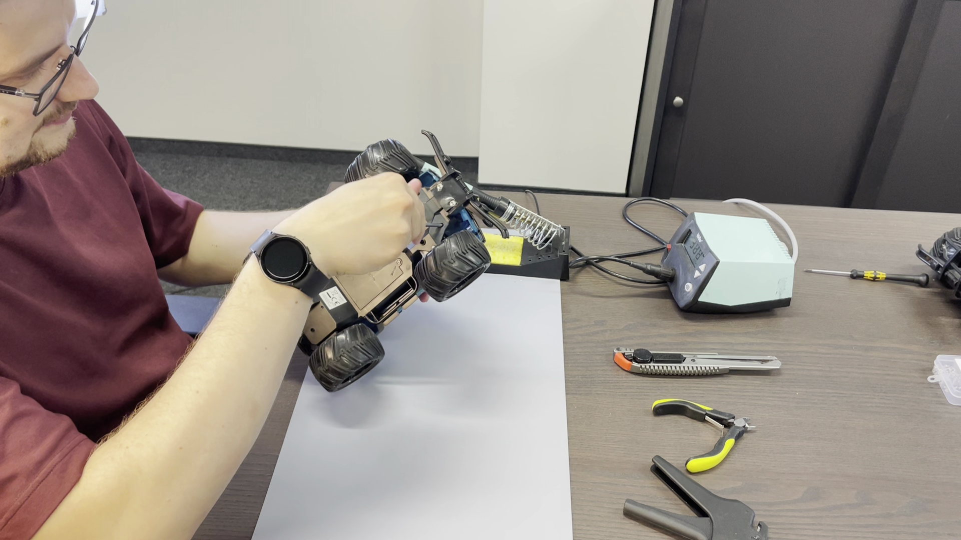 How to Install Your RoboHeart Hercules Into a RC Car : 15 Steps - Instructables
