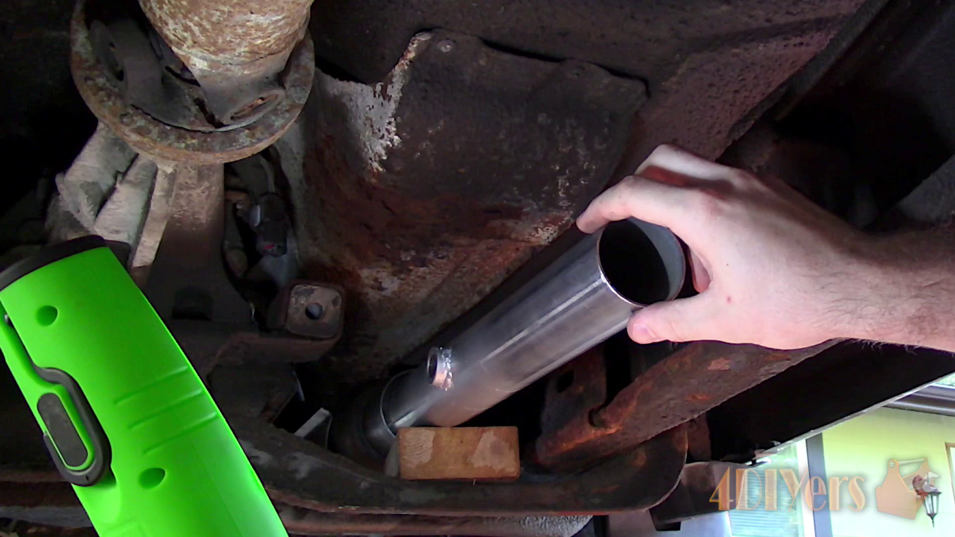 How to Install a Weld in O2 Sensor Exhaust Bung : 6 Steps - Instructables