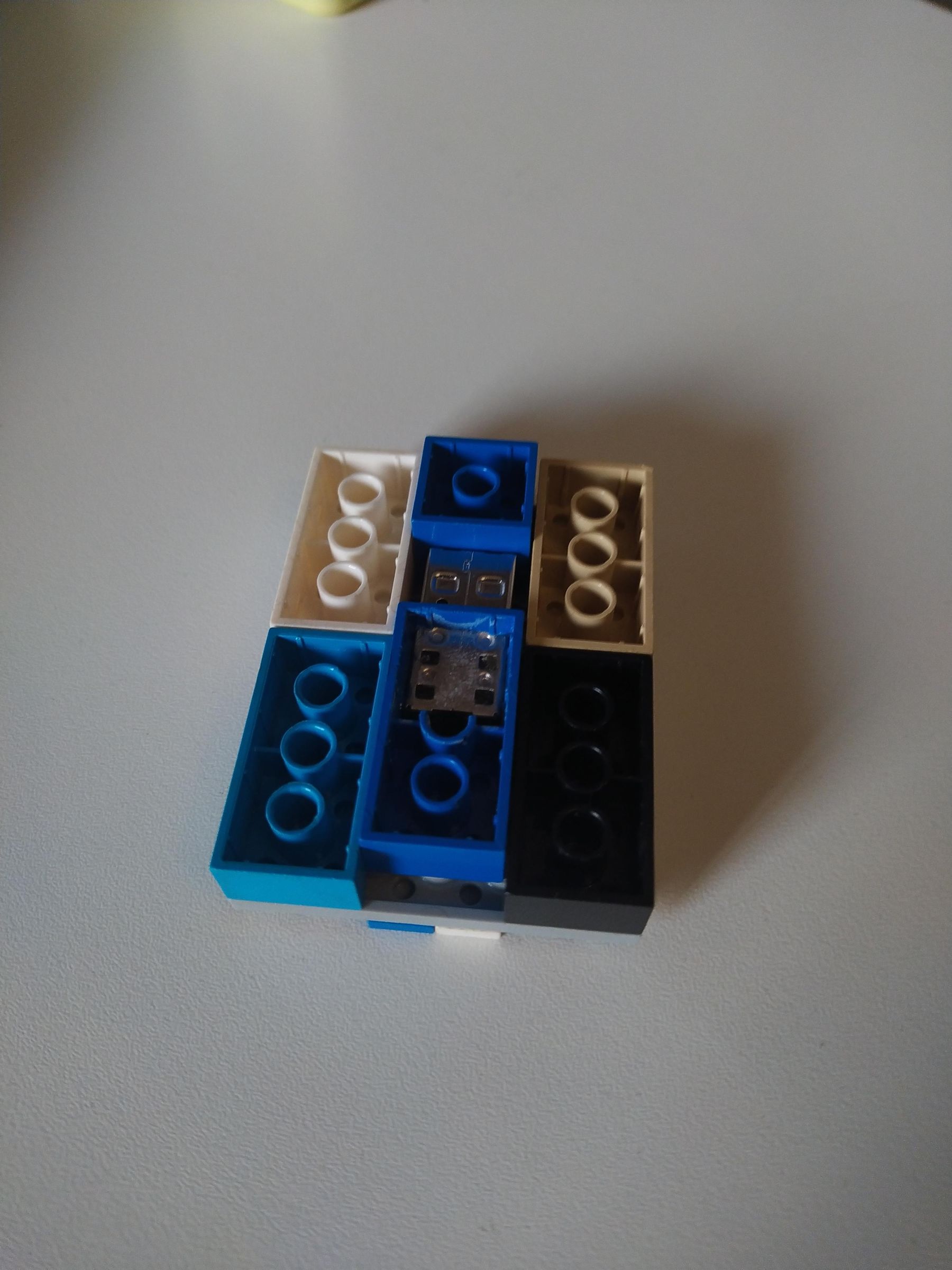 Awesome Lego USB Drive : 7 Steps - Instructables