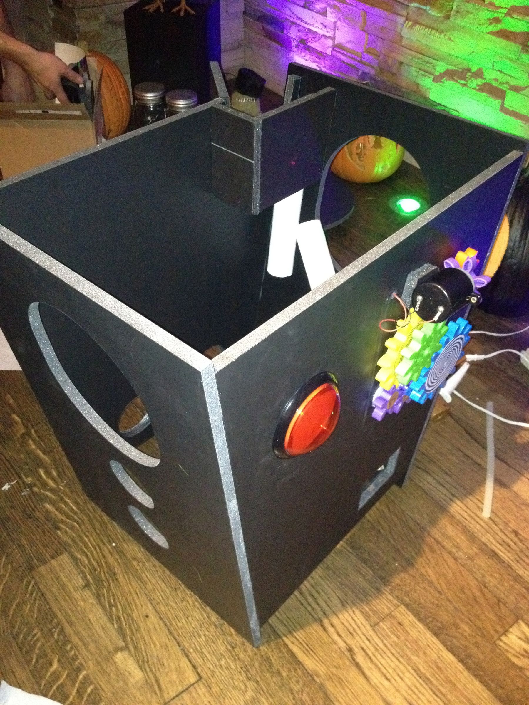 Interactive Vintage Robot Costume (with Pictures) - Instructables