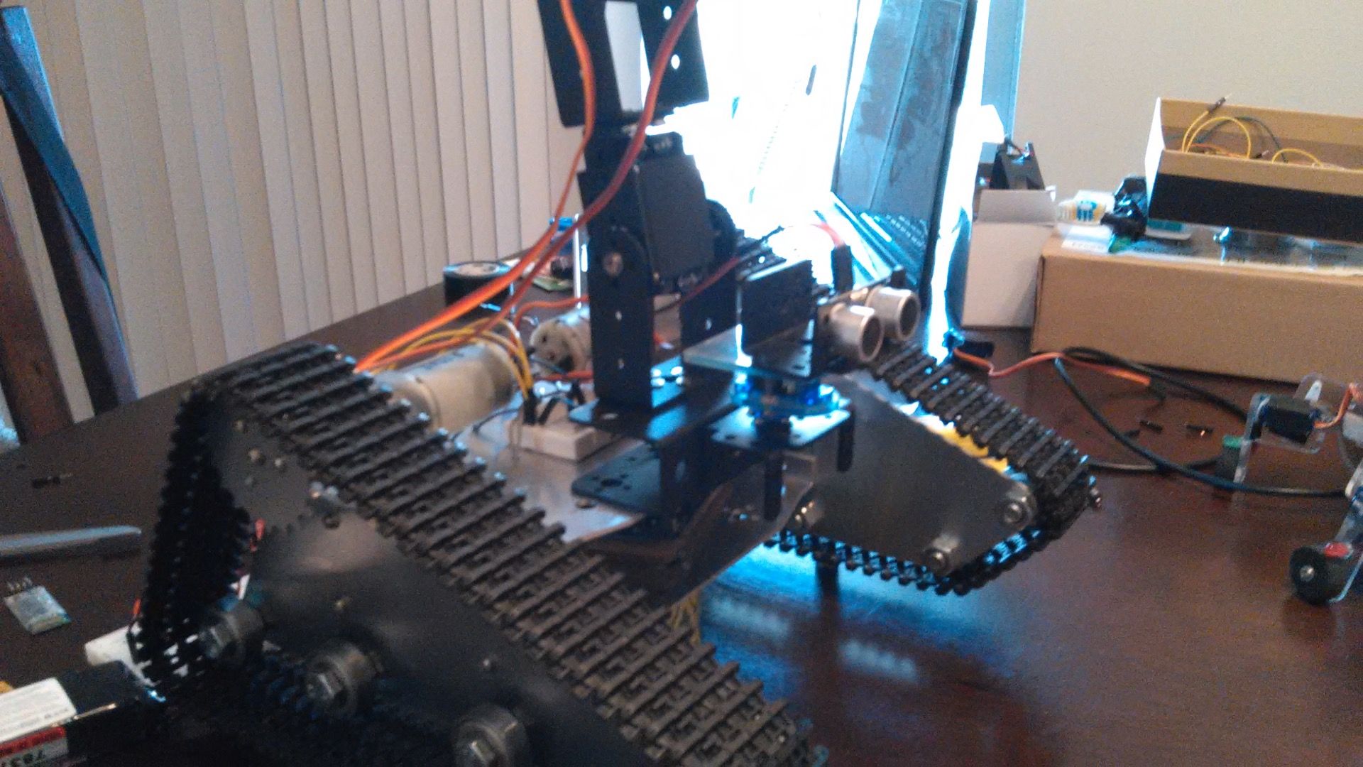 Autonomous Tank W/ Robotic Arm(Arduino, Bluetooth) : 8 Steps ...