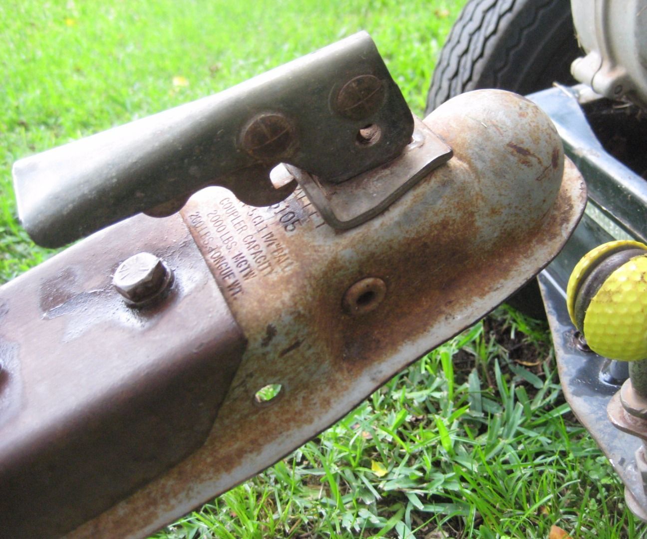 Golf Ball Trailer Hitch for Riding Lawnmowers/Lawn Tractors/ Garden ...