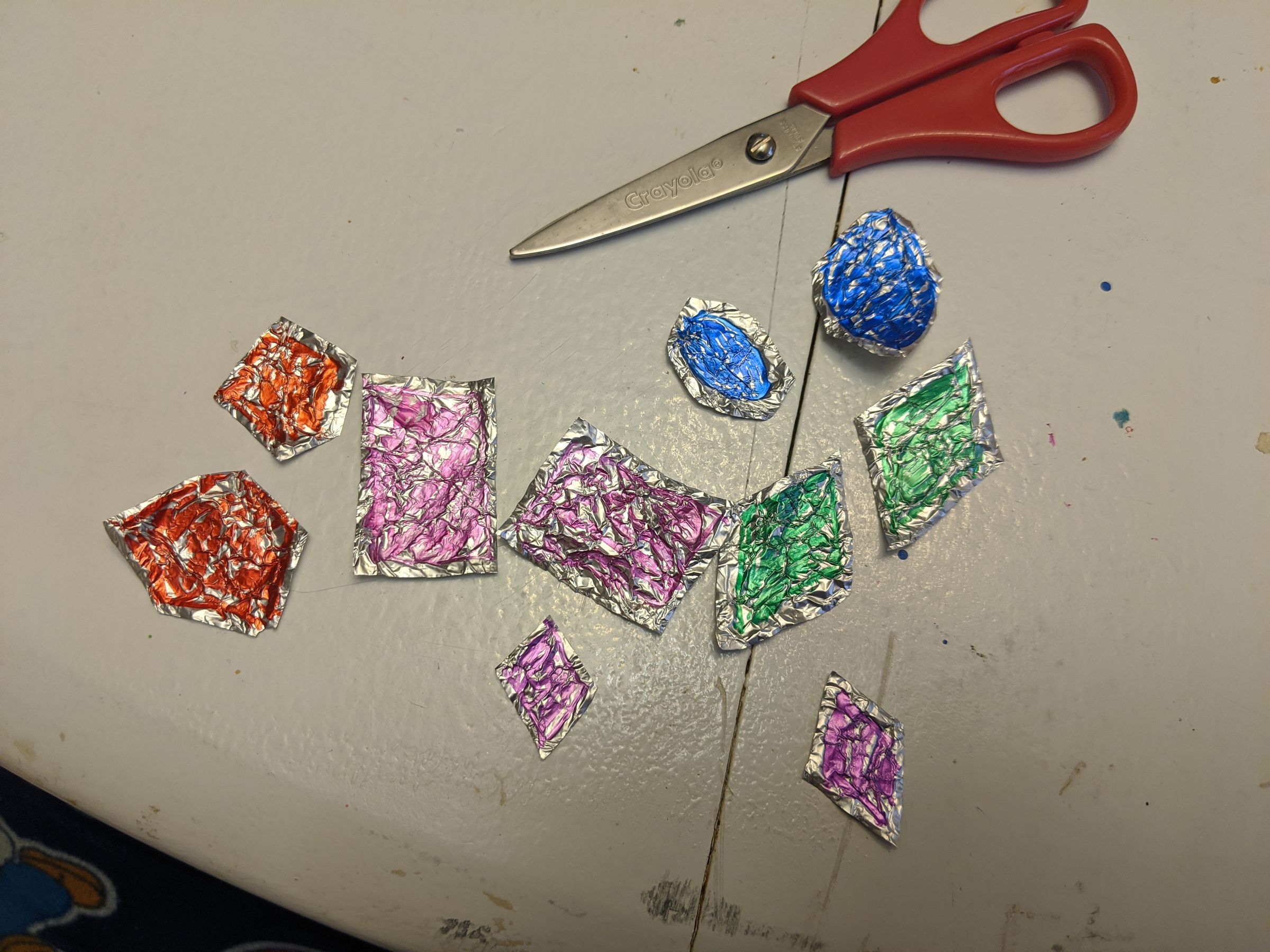 Paper Crowns With Colored Jewels : 10 Steps (with Pictures) - Instructables