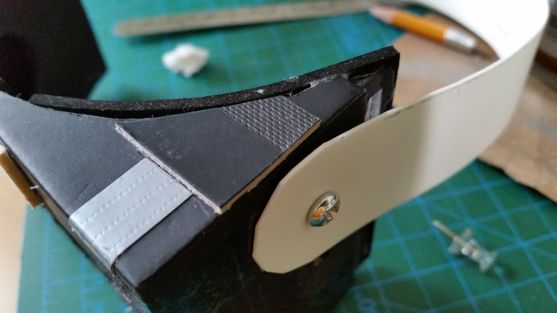 Cheap Custom VR Viewer From a Phone Box -- Prevent Cardboard Face and ...