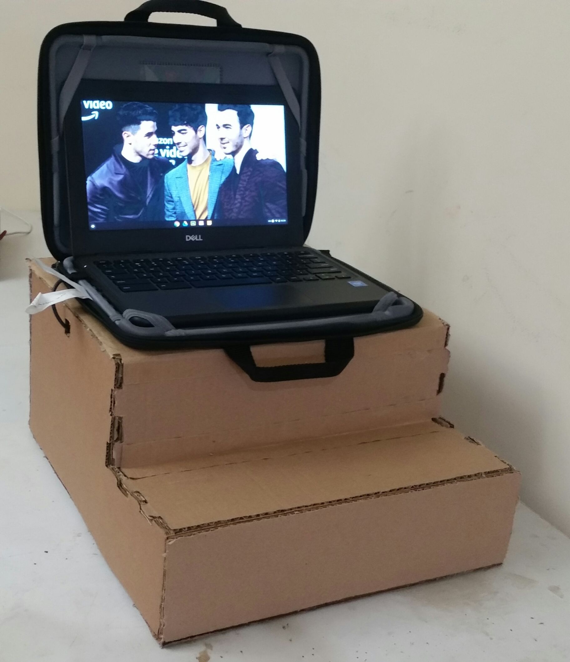 How to Make a Cardboard Standing Desk : 5 Steps (with Pictures ...