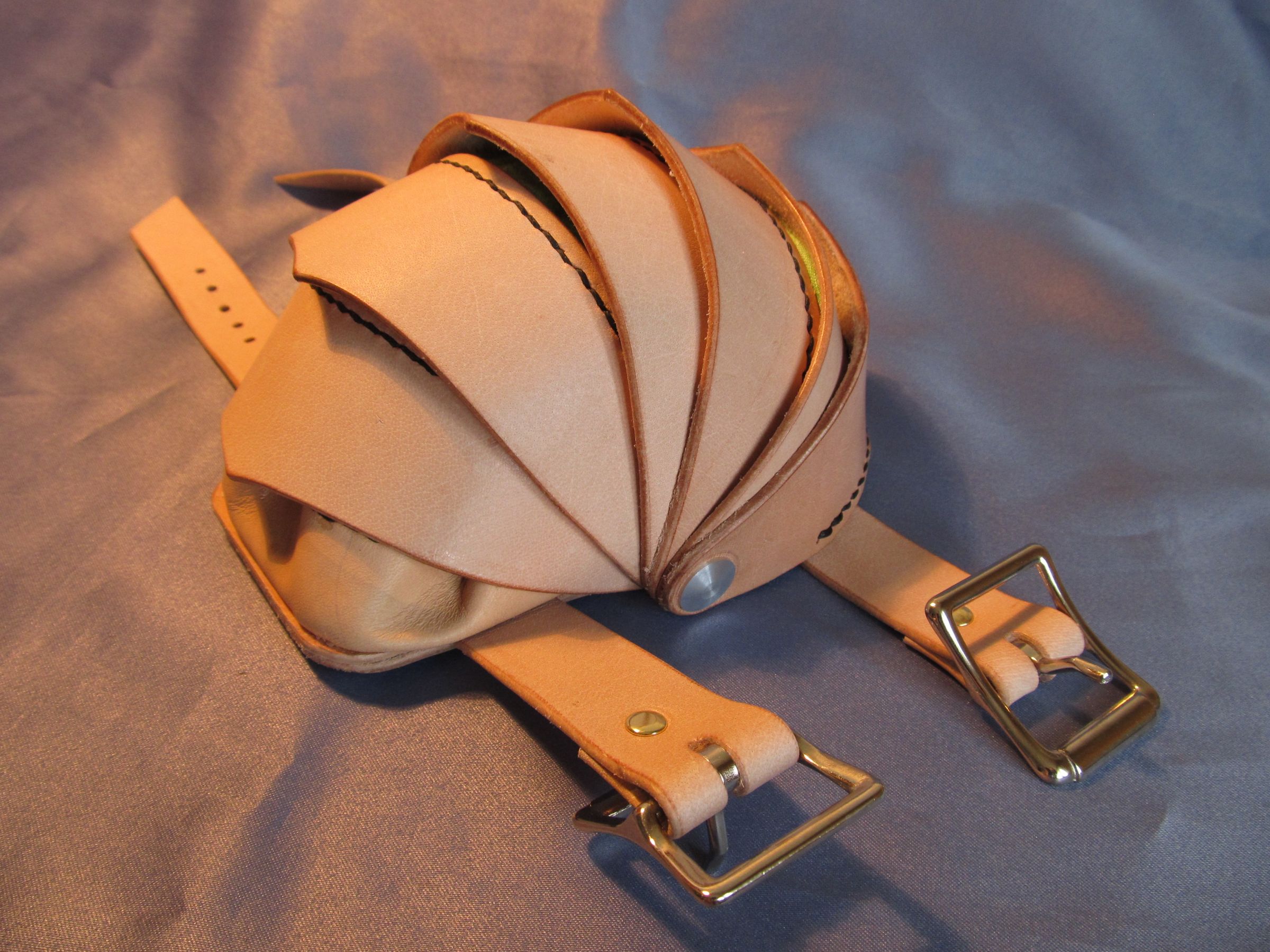 Armorshell Leather Pouch : 23 Steps (with Pictures) - Instructables