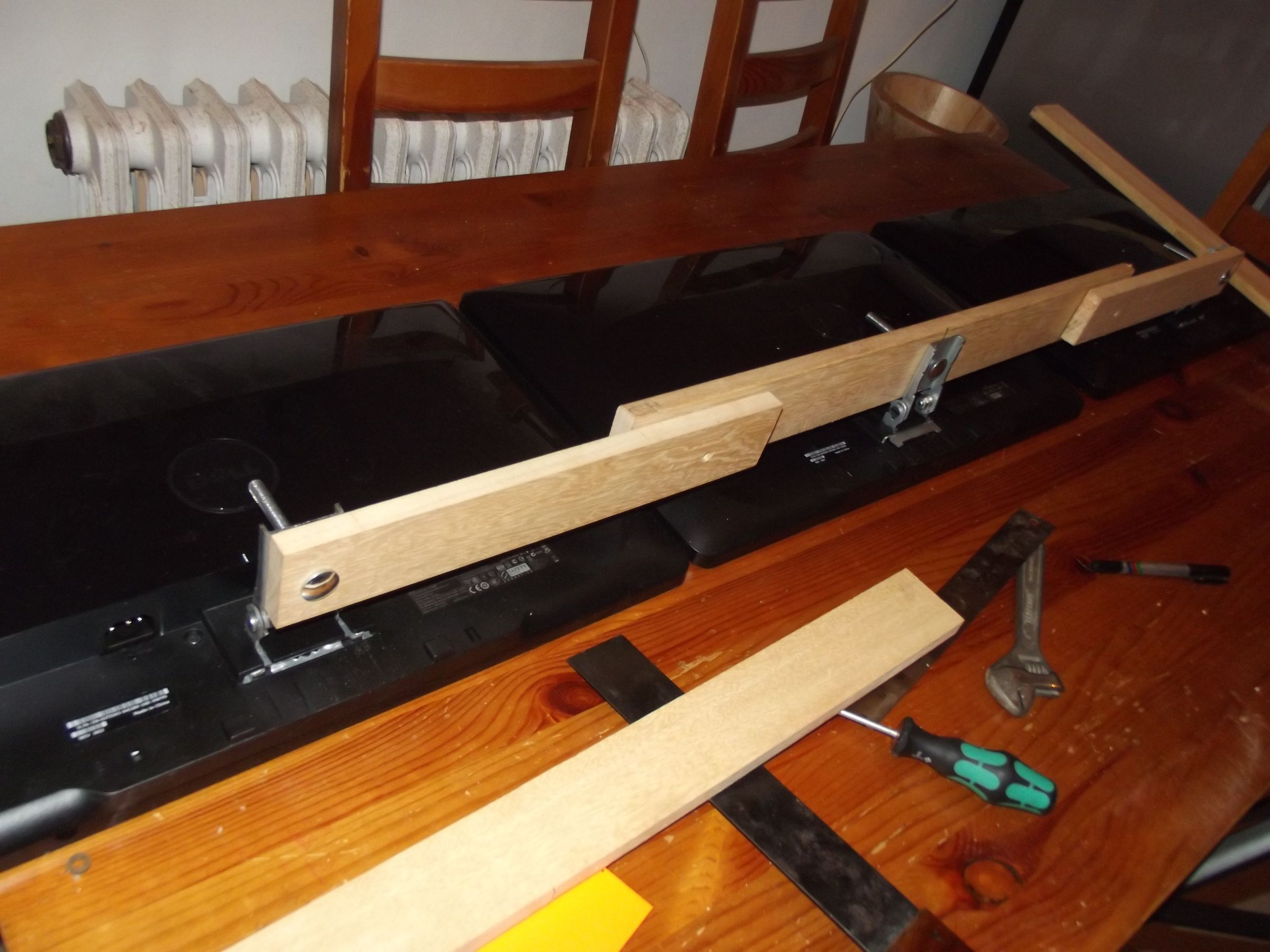 Varifocal Triple Monitor Stand : 10 Steps (with Pictures) - Instructables