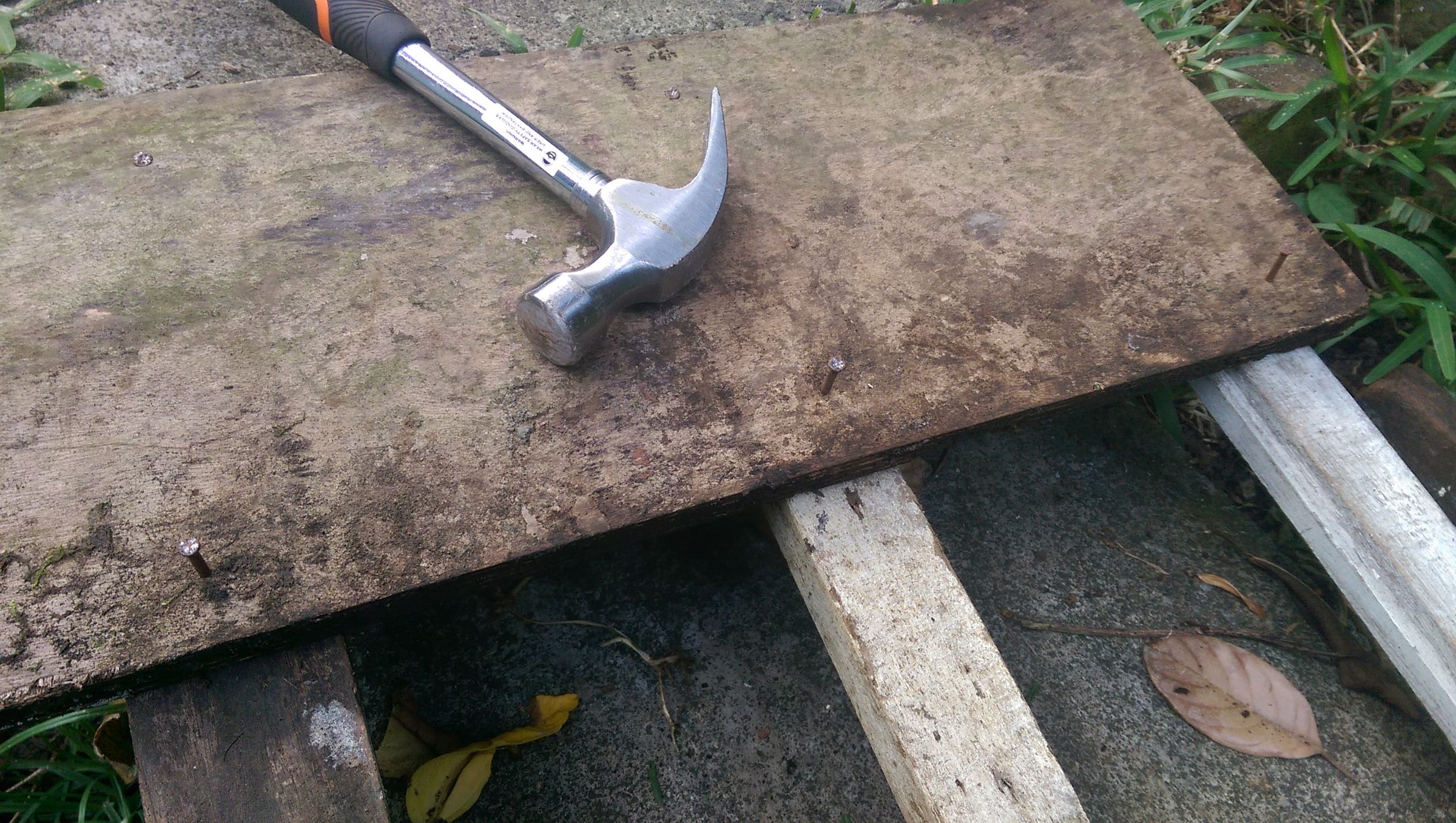 Ramp/Platform to Roll Wheel Barrow : 4 Steps - Instructables