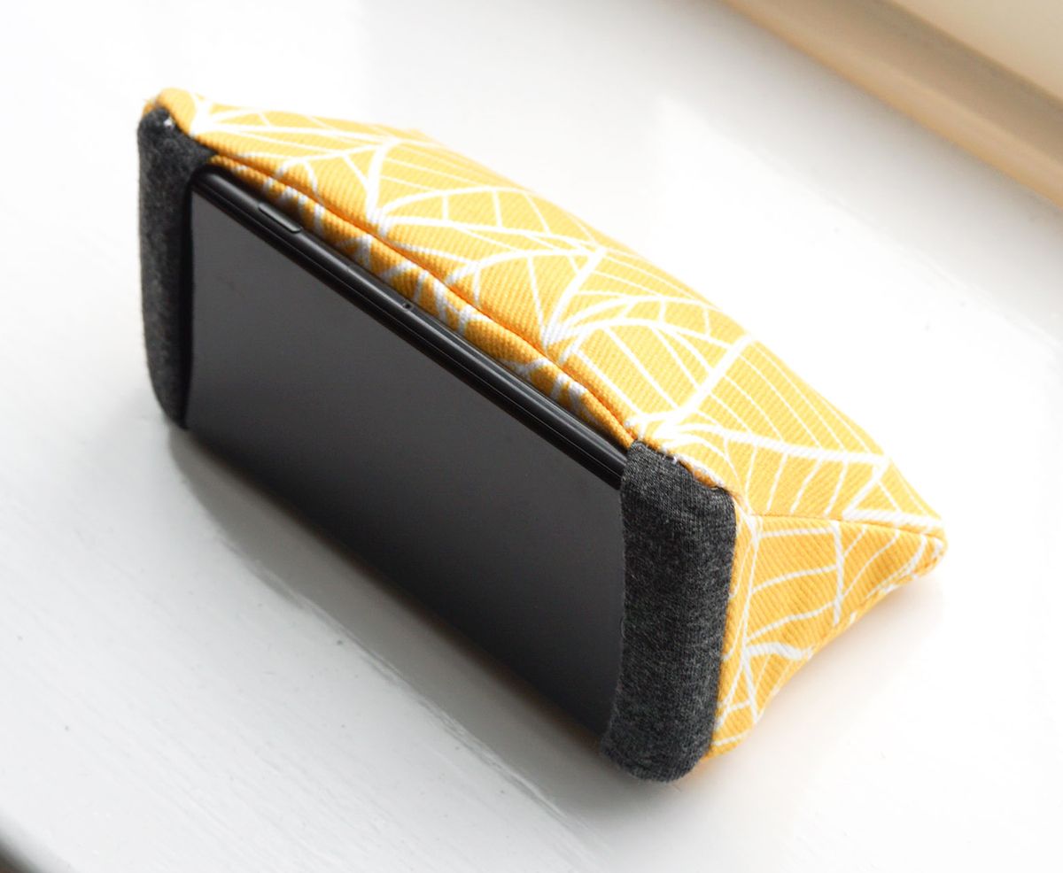 DIY Phone Holder | How to Sew a Triangular Stand for Your Mobile : 11 ...