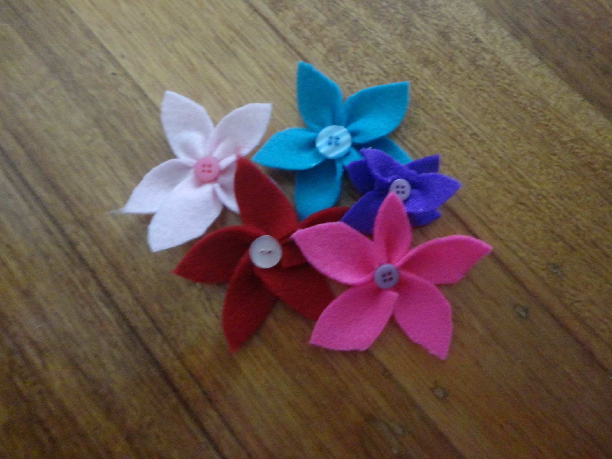 Felt Flowers : 4 Steps - Instructables