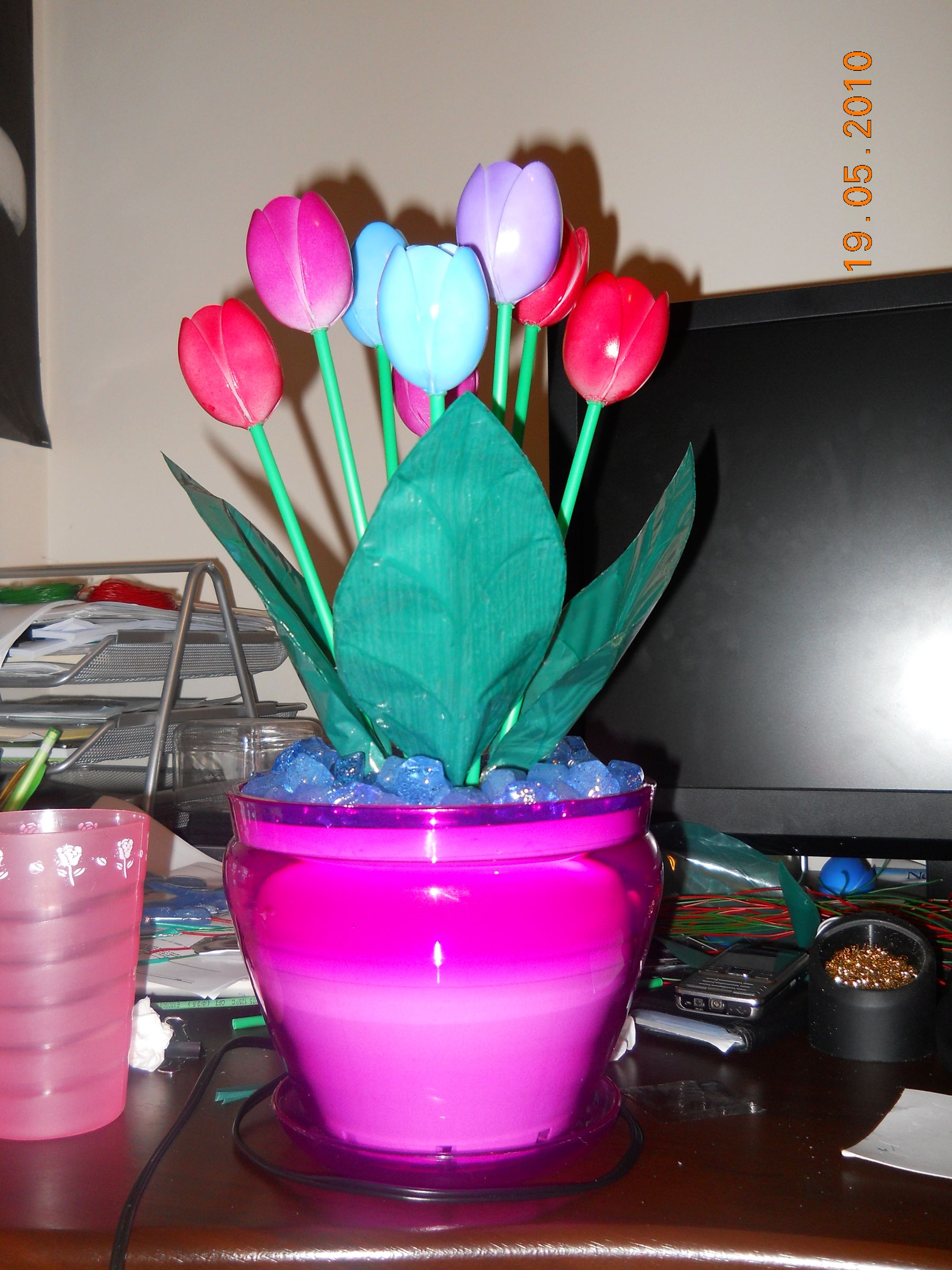 Glowing Plastic Spoon Tulips!!! : 11 Steps - Instructables
