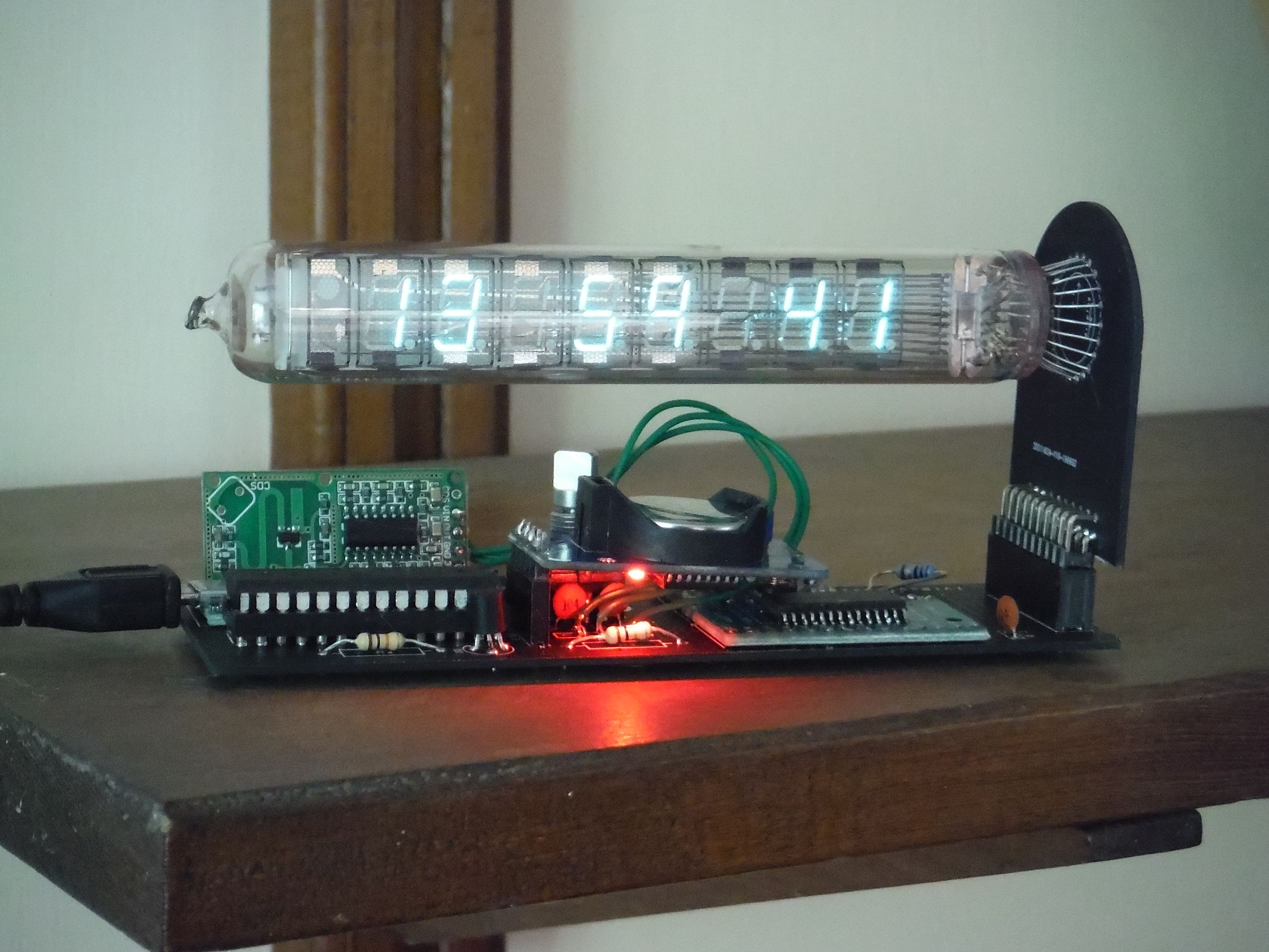 VFD Digital Clock With Low Component Count. : 11 Steps - Instructables