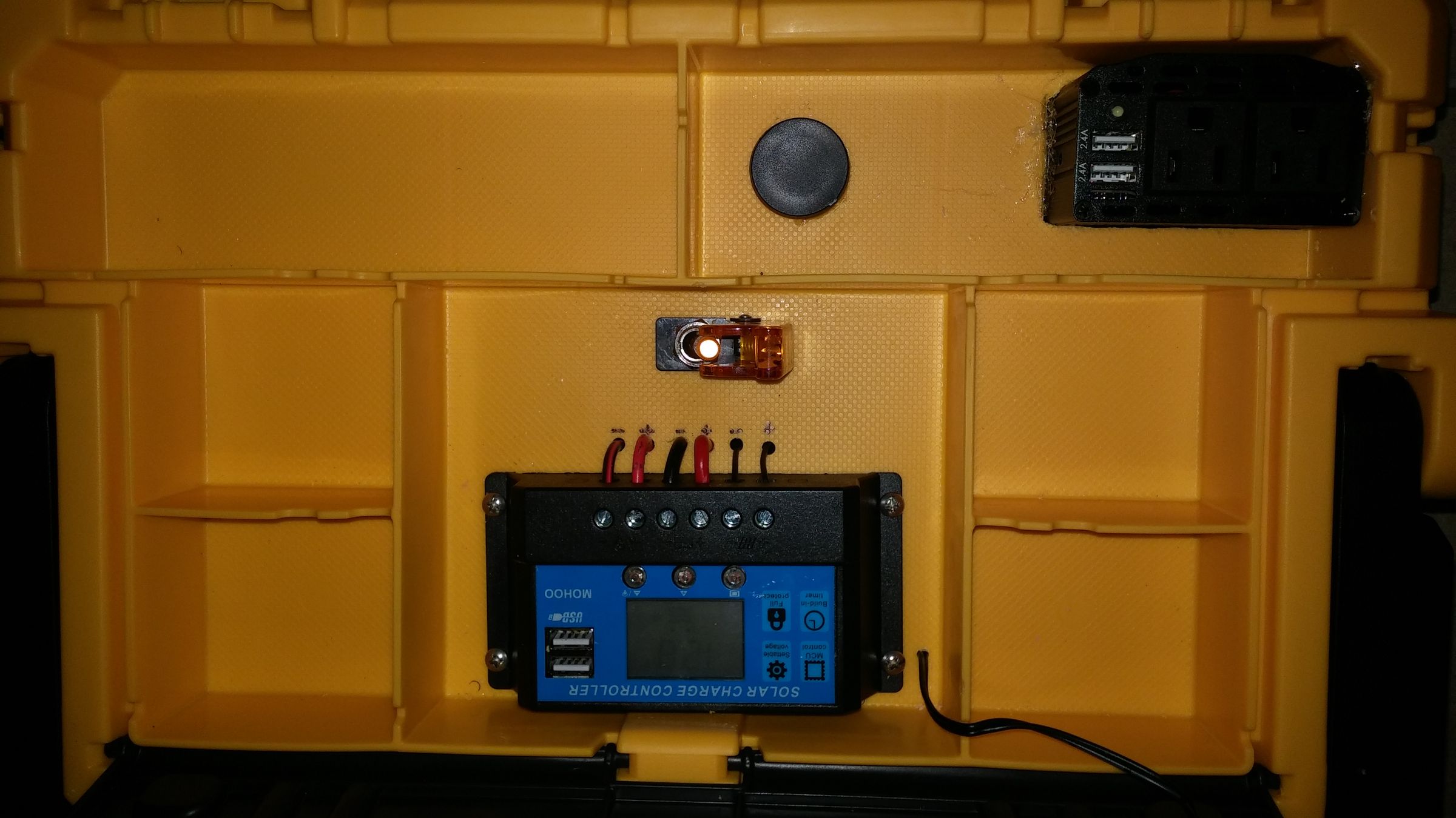 EASY Solar Charging Power Bank : 5 Steps (with Pictures) - Instructables