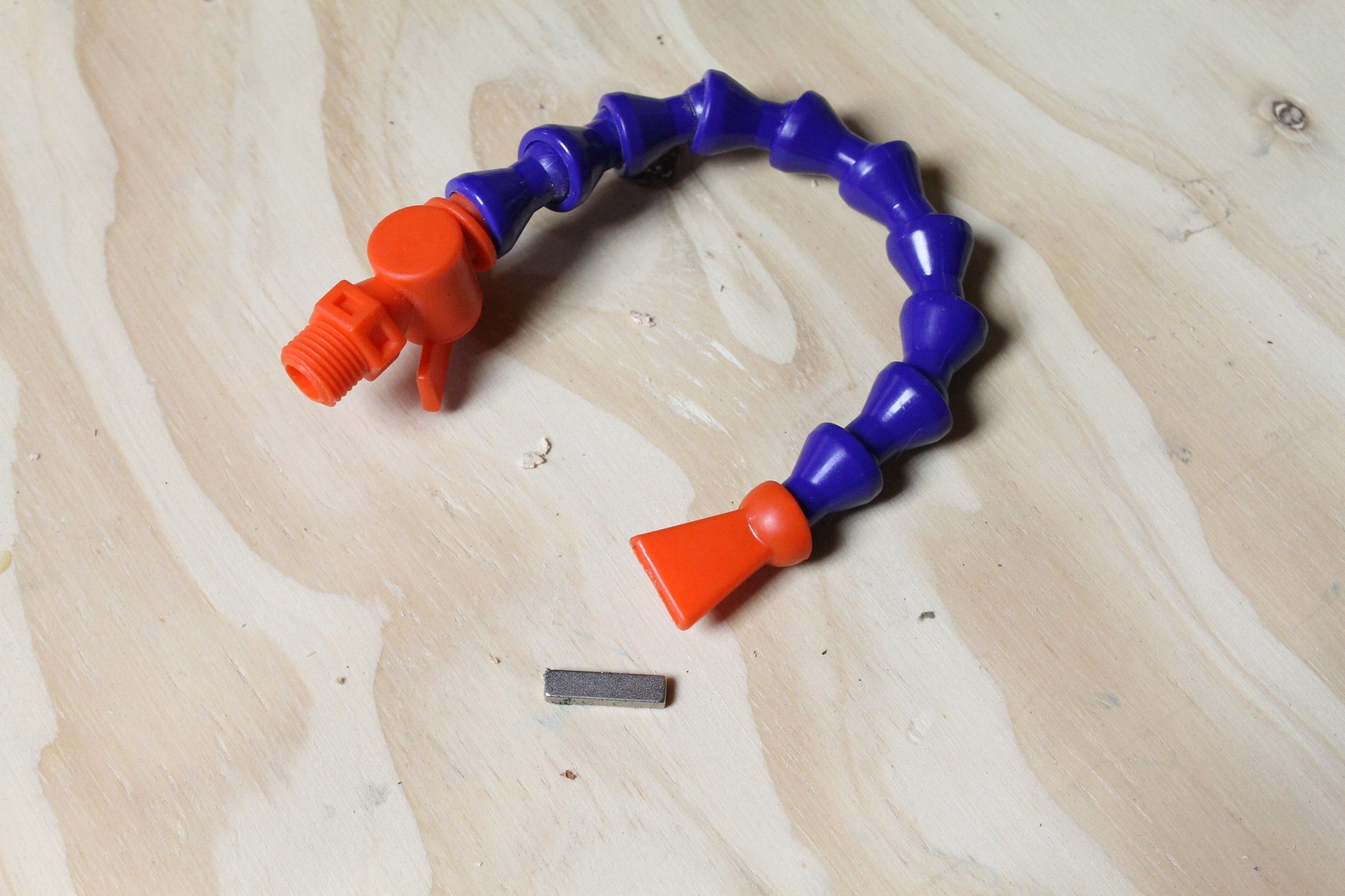 Magnetic 3rd Hand : 5 Steps (with Pictures) - Instructables