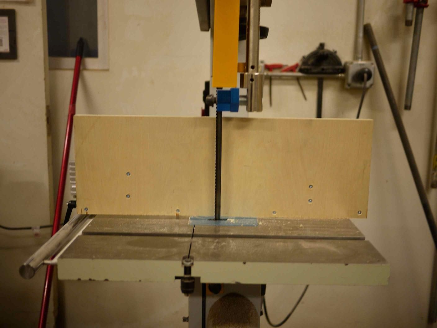 Tall Bandsaw Resaw Fence - Made at Techshop : 5 Steps - Instructables