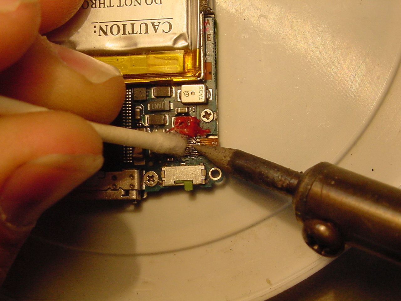 Busted Ipod Click Wheel Connector Fix : 4 Steps - Instructables