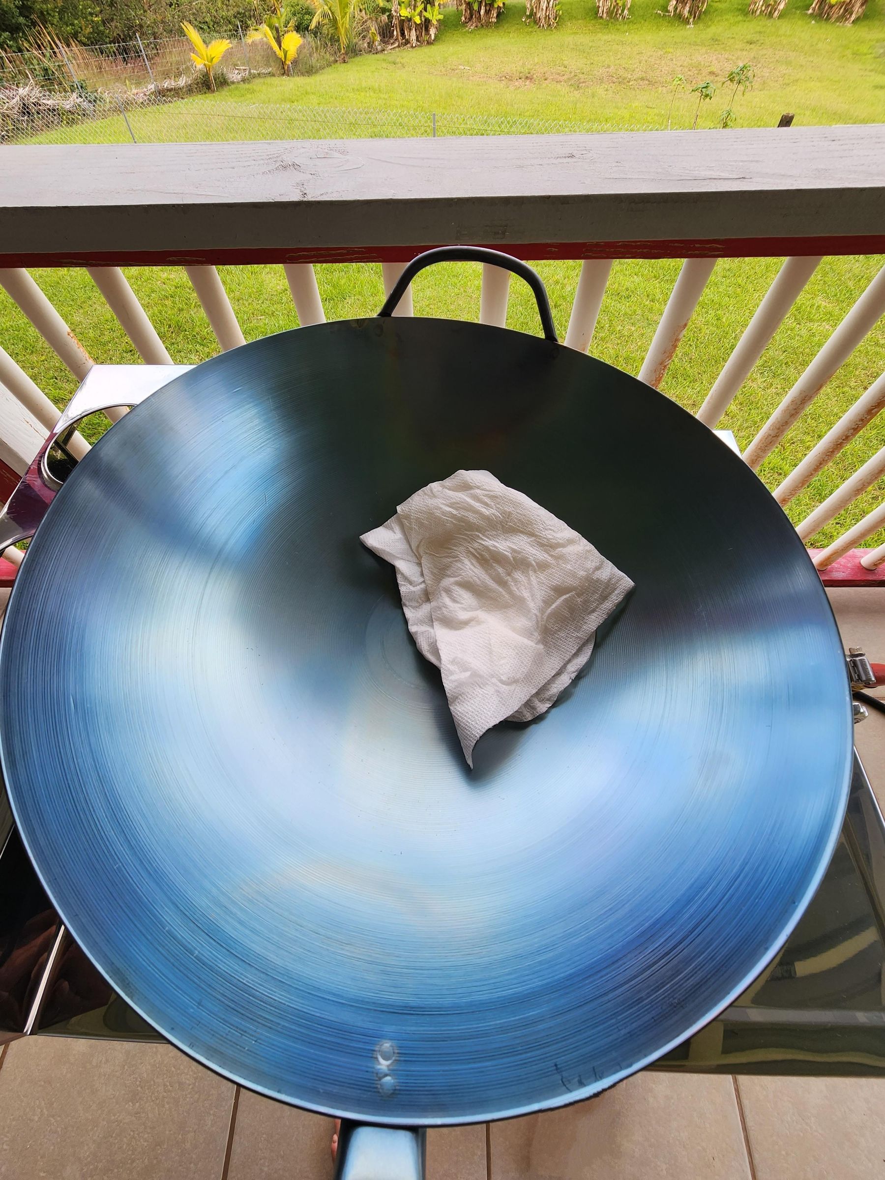 How to Season a Carbon Steel Wok (The Best Way) : 6 Steps (with ...