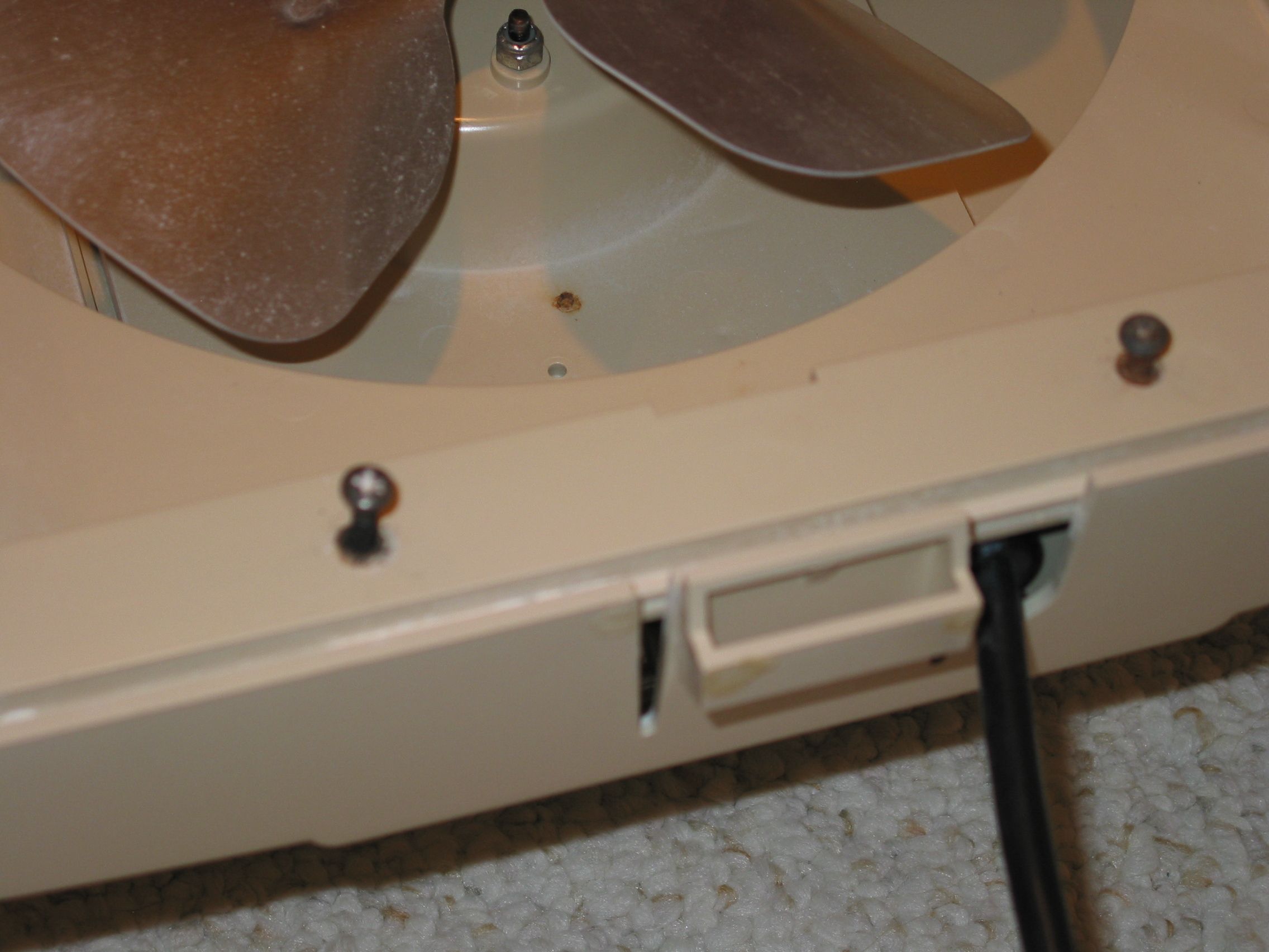 Troubleshoot and Repair a Furnace Mounted Humidifier : 4 Steps ...