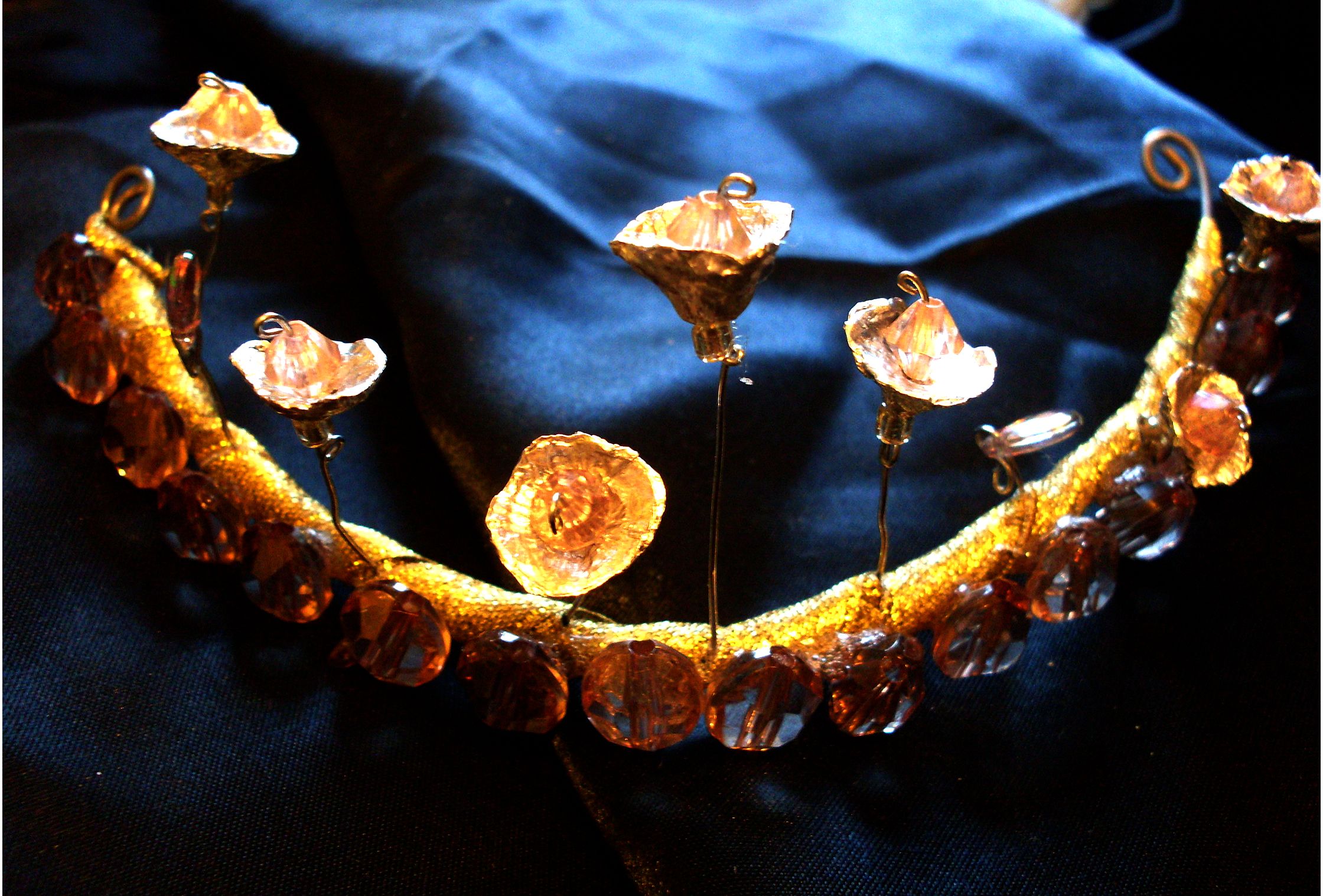 Faux Metal Bridal Tiara : 6 Steps - Instructables