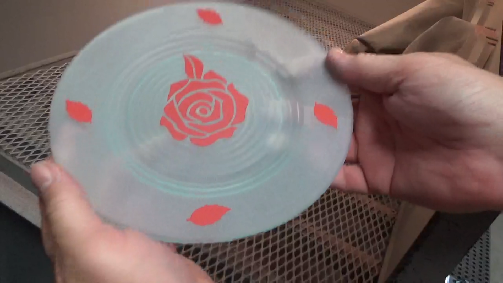 How to Sandblast Designs on Glass Dishes : 8 Steps - Instructables