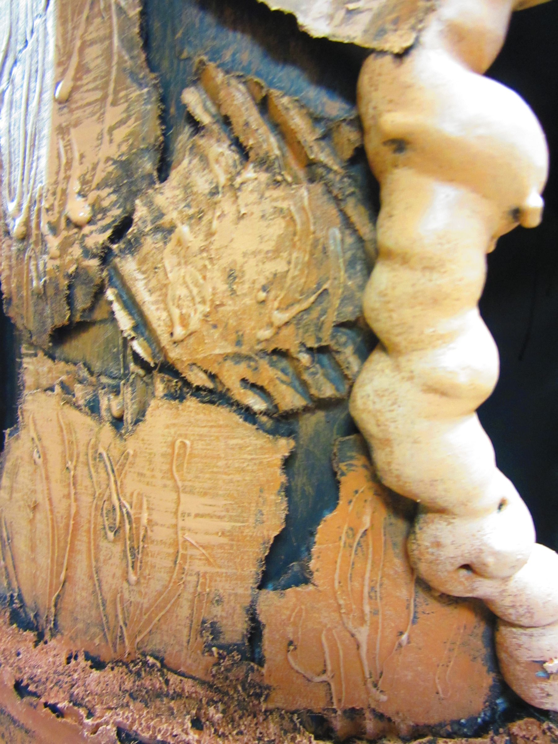 Thrifty Bucket Tree Stump : 6 Steps (with Pictures) - Instructables