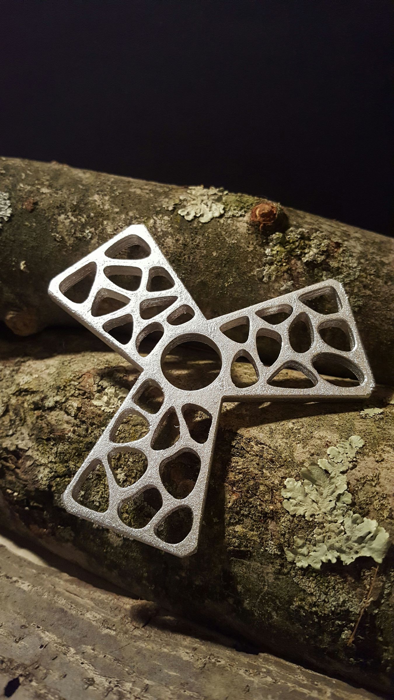 Metal Cast Fidget Spinner With Voronoi Pattern : 7 Steps (with Pictures ...