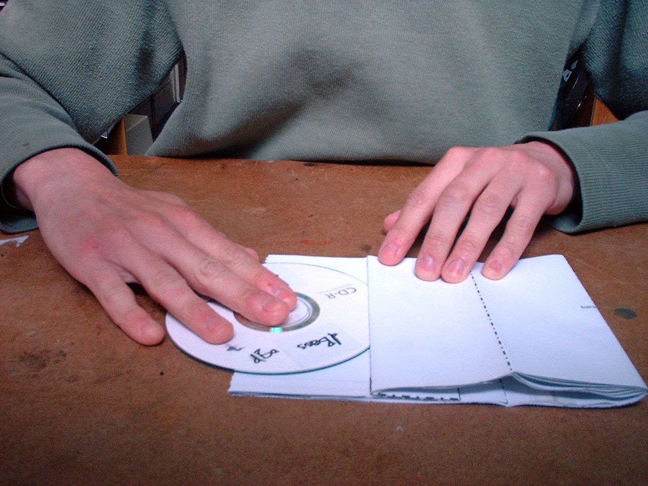 Open CD Cover I: Cardboard CD/DVD Case : 6 Steps (with Pictures ...