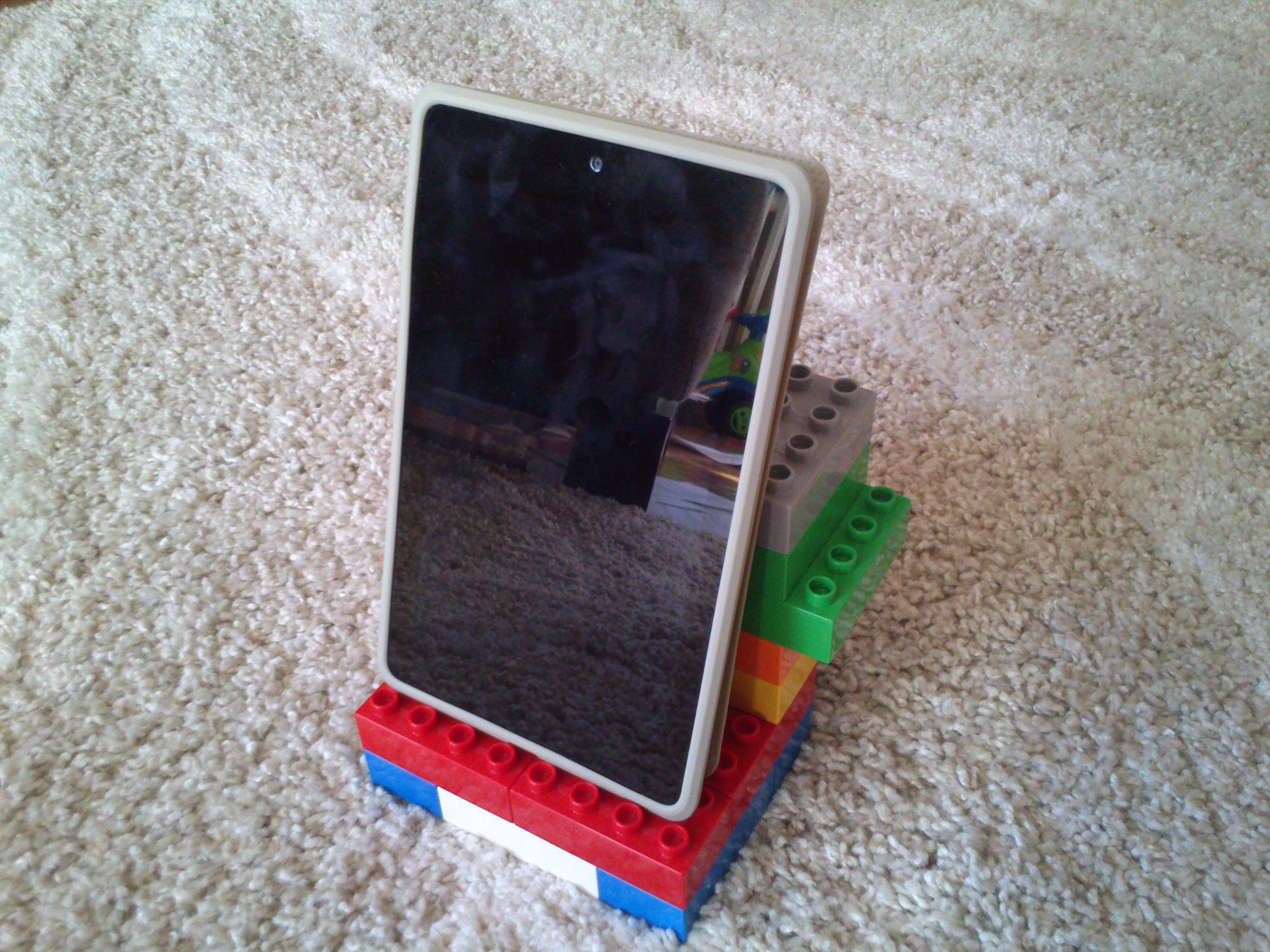 Phone/Tablet LEGO Duplo Stand - Instructables