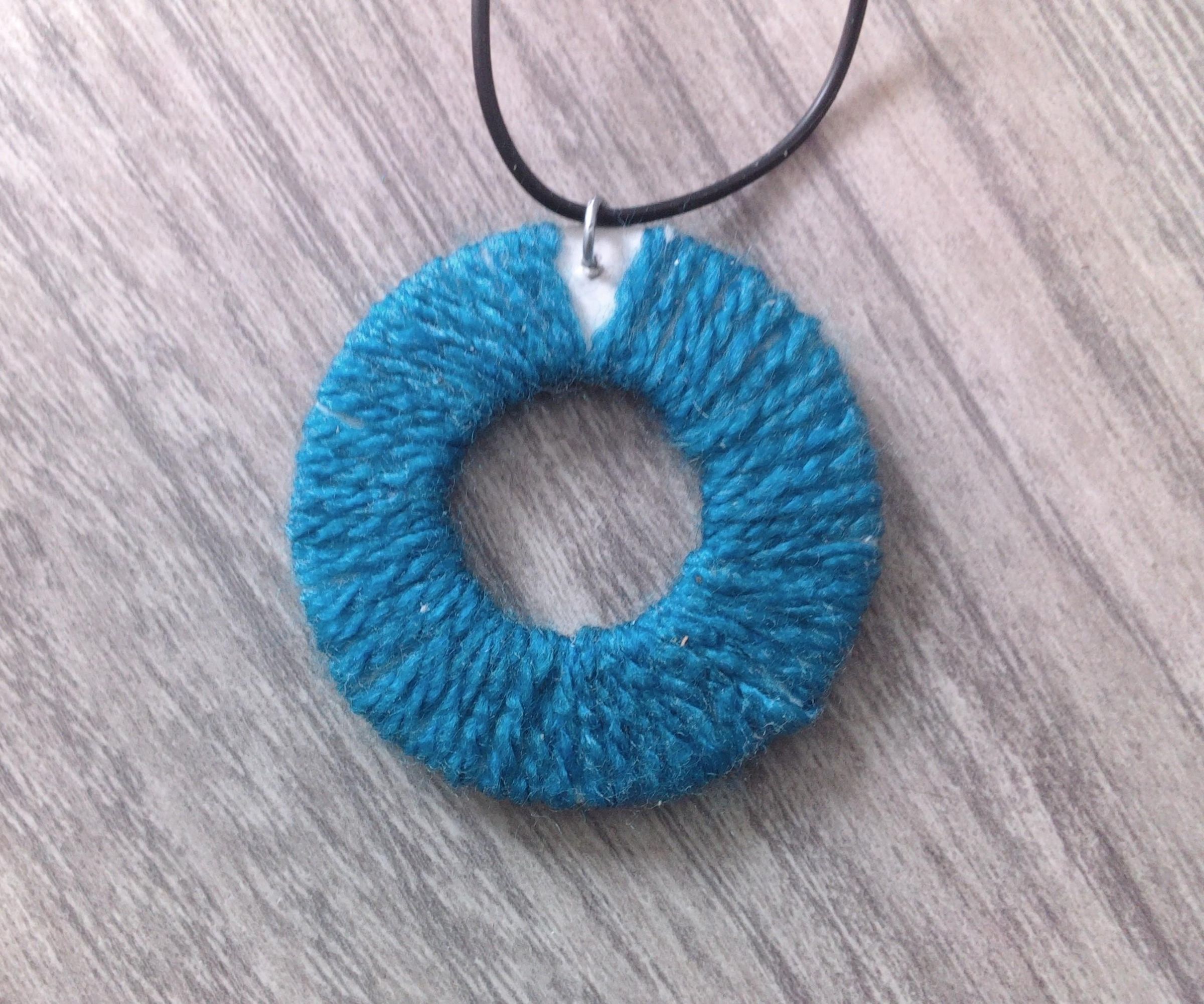 Customizable Pendant From Cardboard and Knitting Yarn : 8 Steps ...
