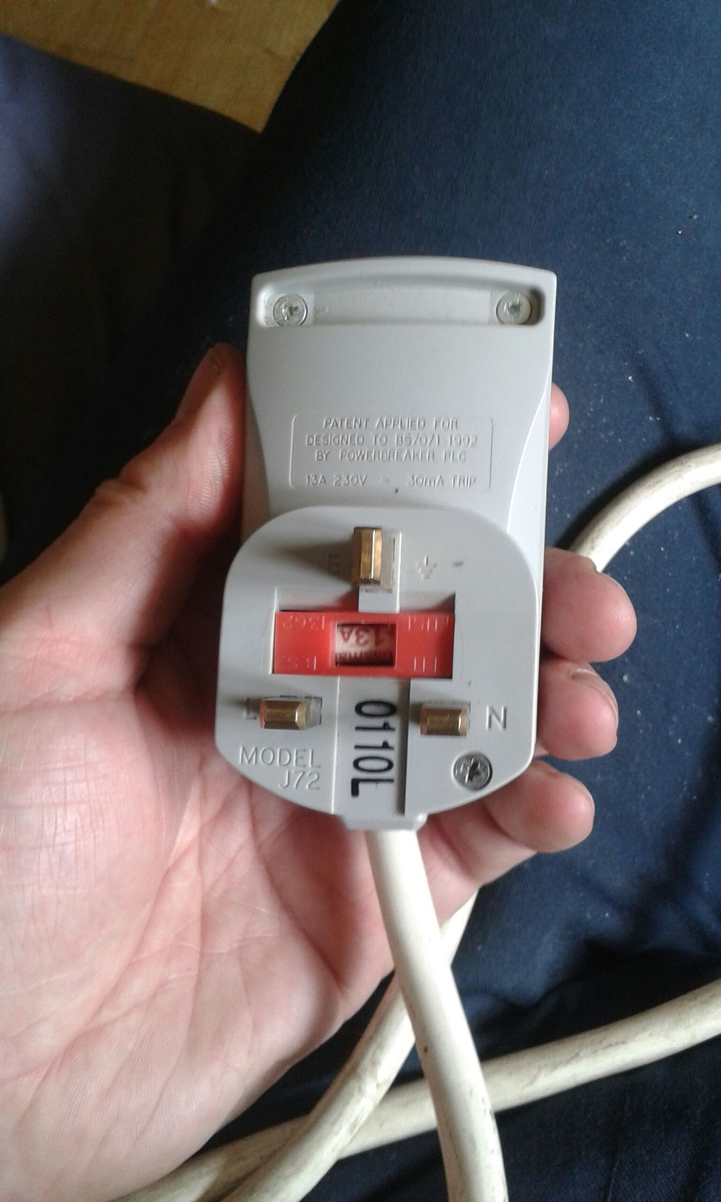 UK/European Extension Cable : 3 Steps - Instructables