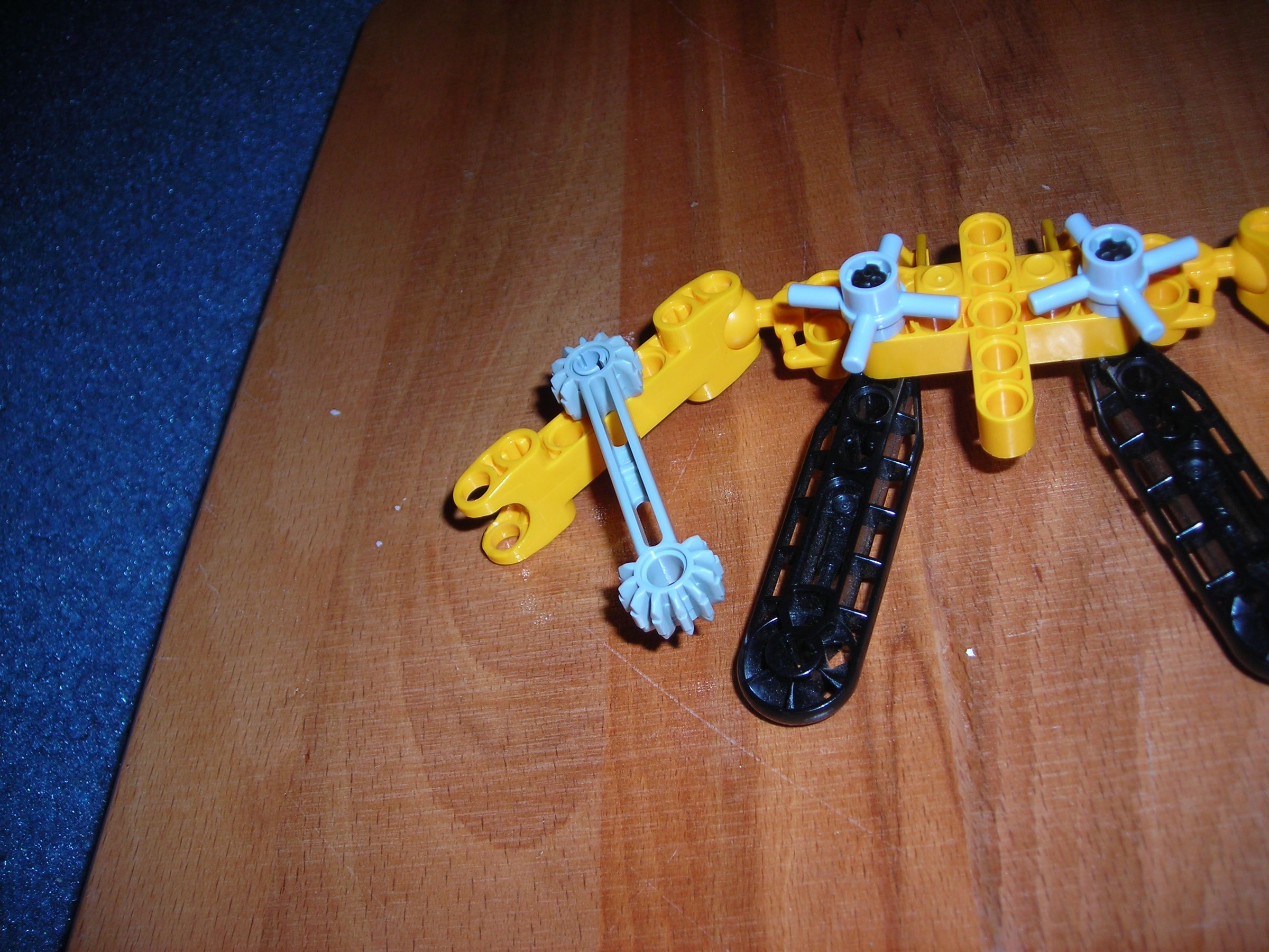 Clockwork Bionicle Robot : 4 Steps - Instructables