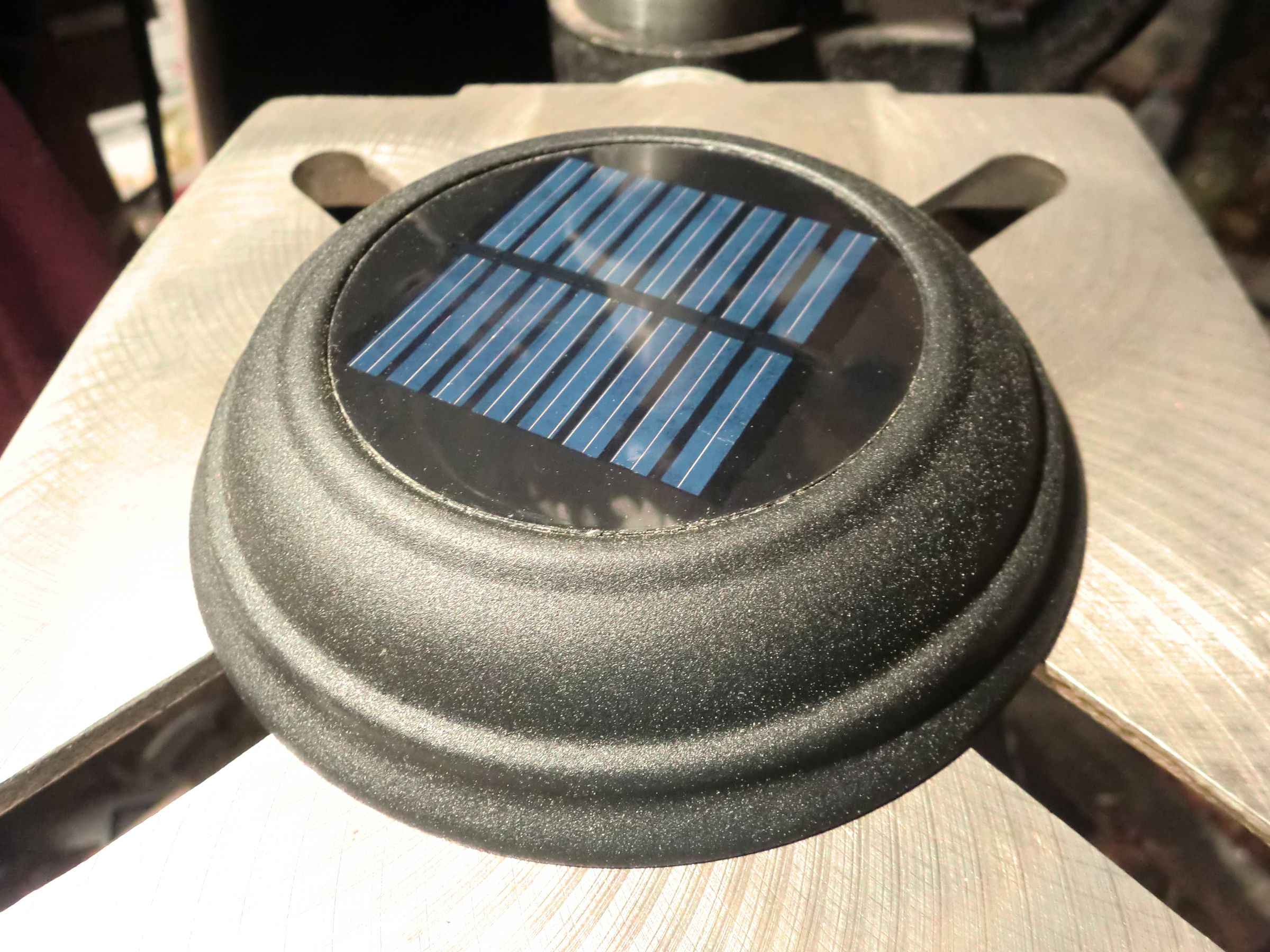 Solar Walkway Lights Solar Panel Replacement : 8 Steps - Instructables