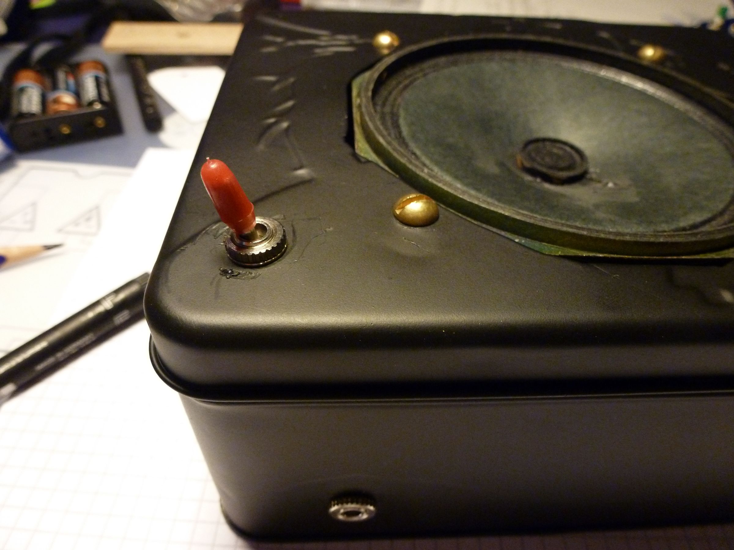 The BlackBox - a Amplifying Speaker Box Made of Mostly Recycled Parts ...