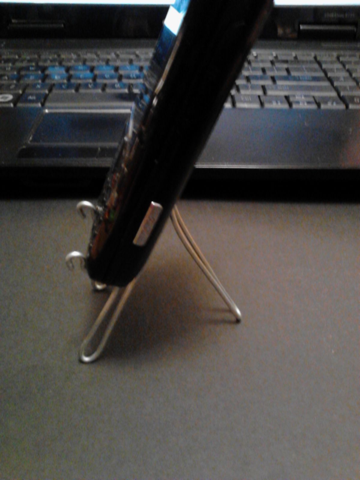 Wire Phone Stand : 9 Steps - Instructables
