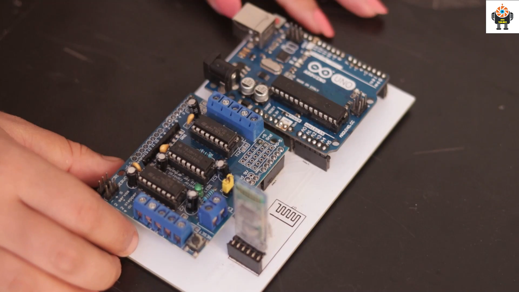 Diy Arduino Voice Controlled Robot 13 Steps Instructables