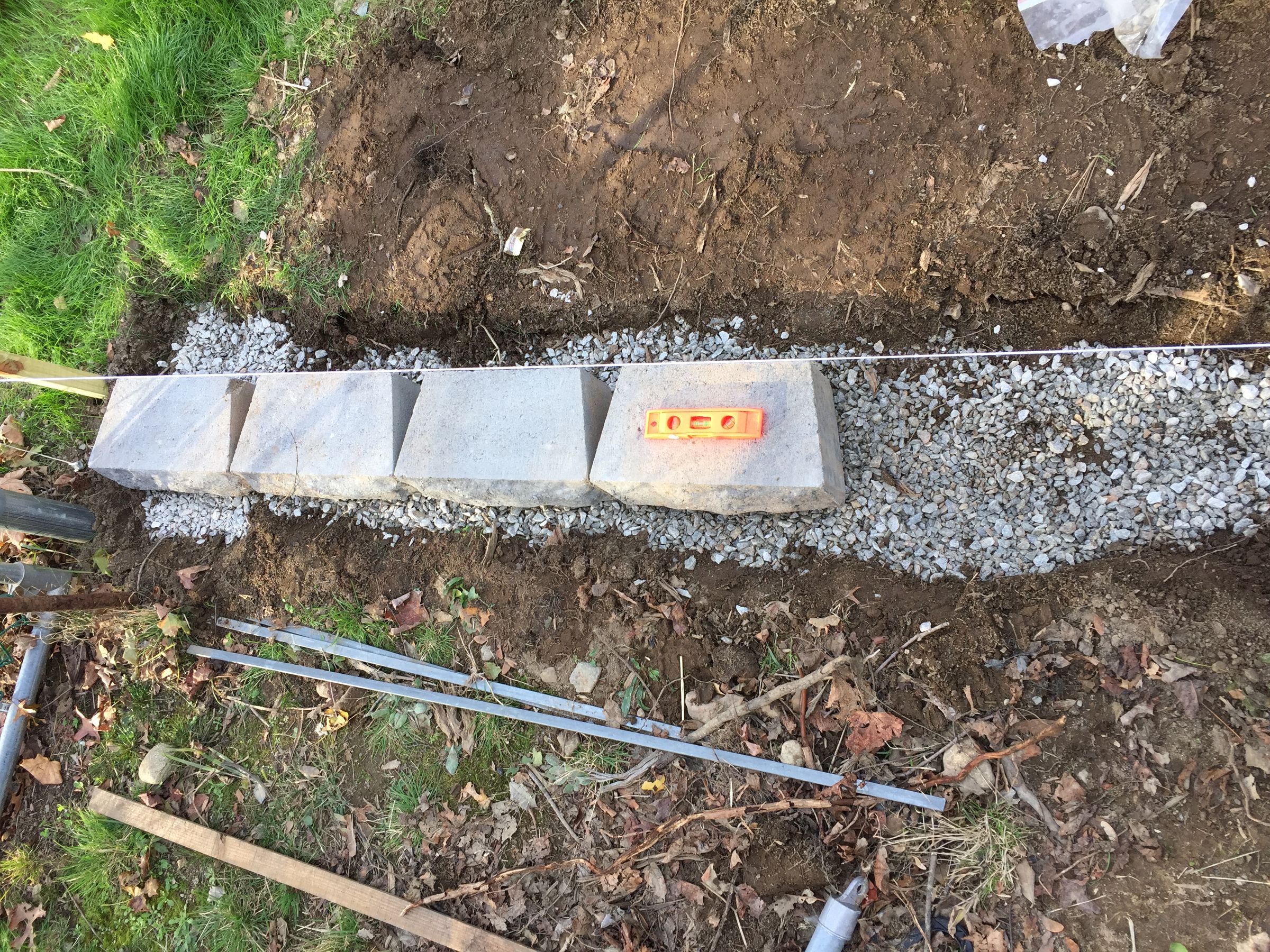 How to Build a Block Retaining Wall : 10 Steps (with Pictures ...