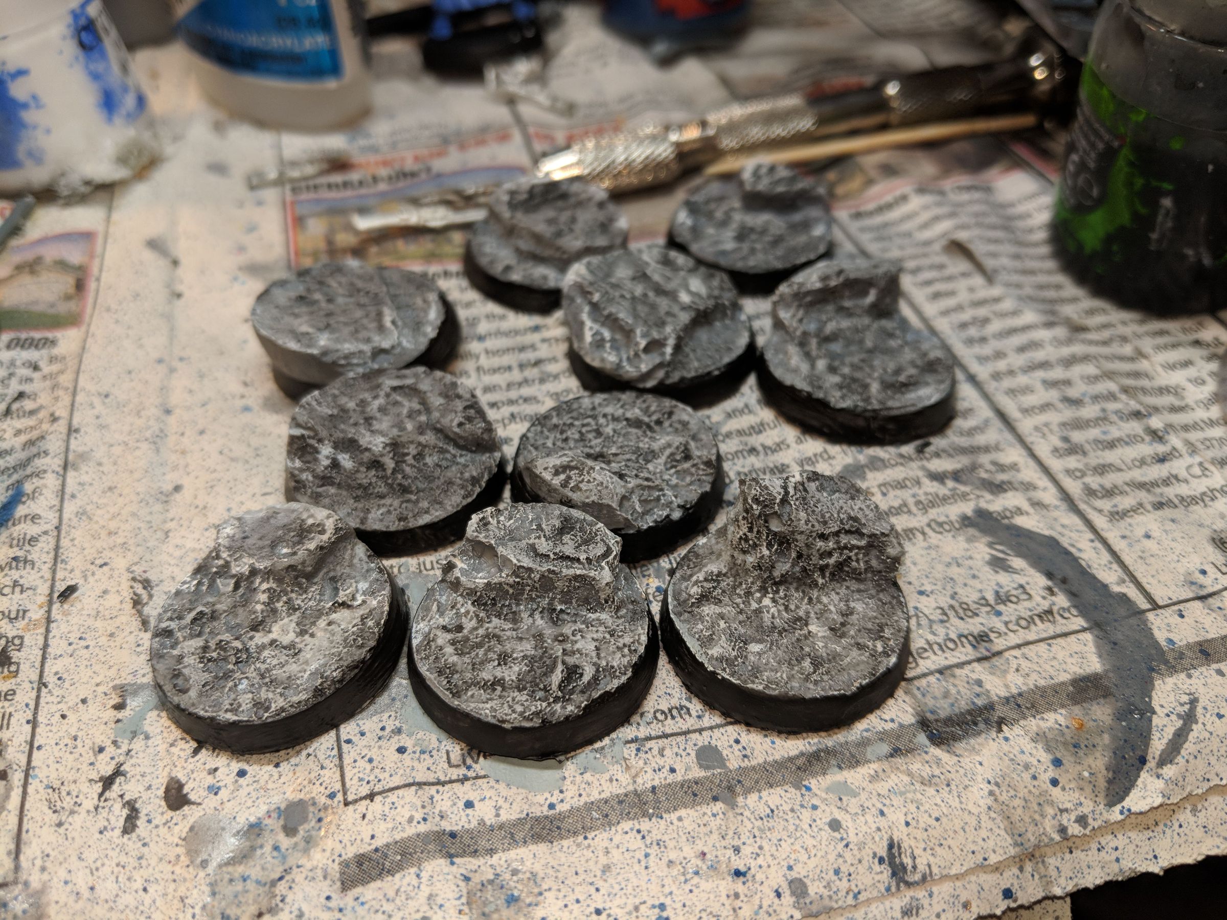 How to Quickly and Easily Paint a Resin Base for Warhammer 40,000 ...