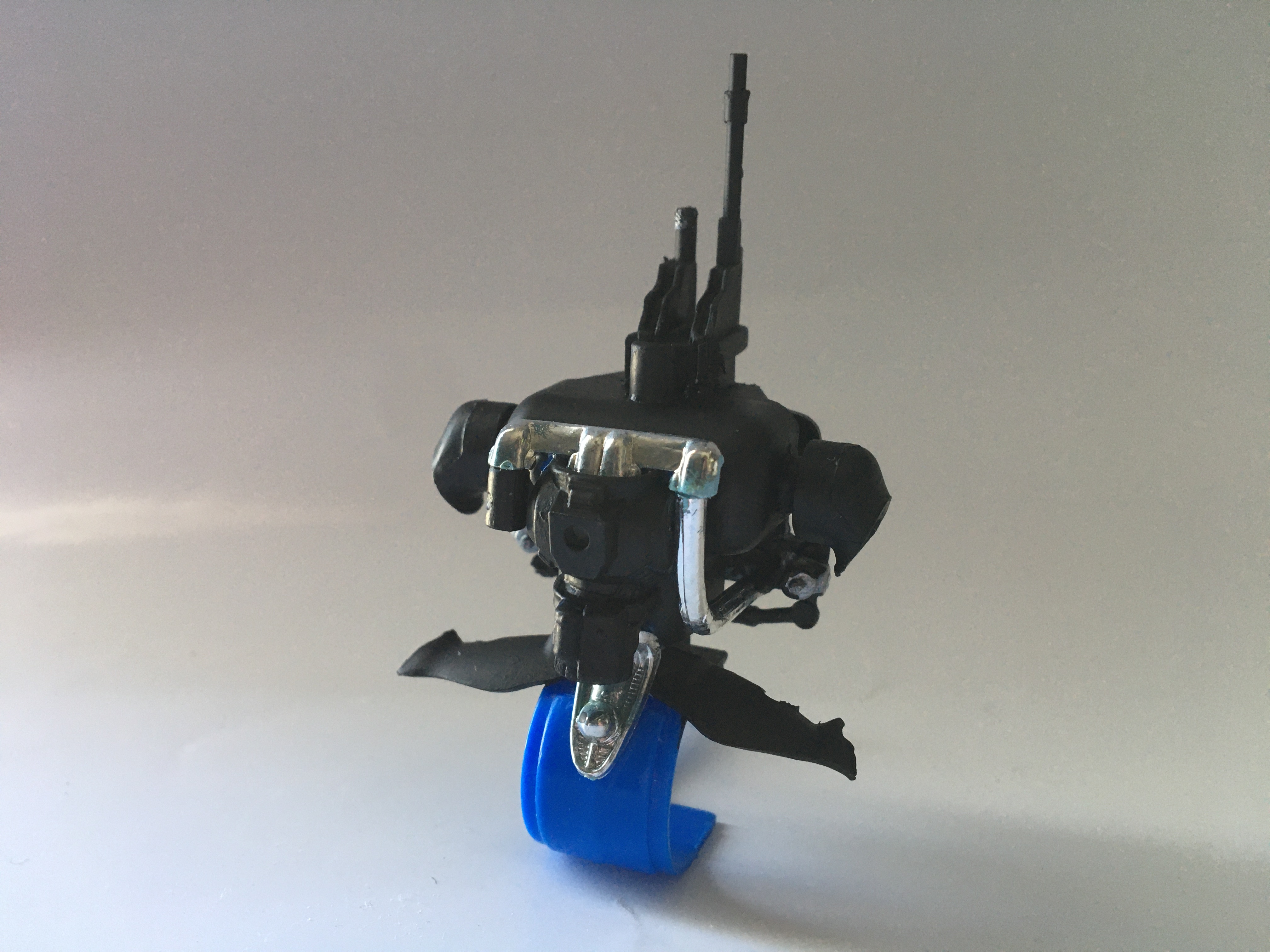 Kitbashing a Tabletop Model Robot : 5 Steps (with Pictures) - Instructables