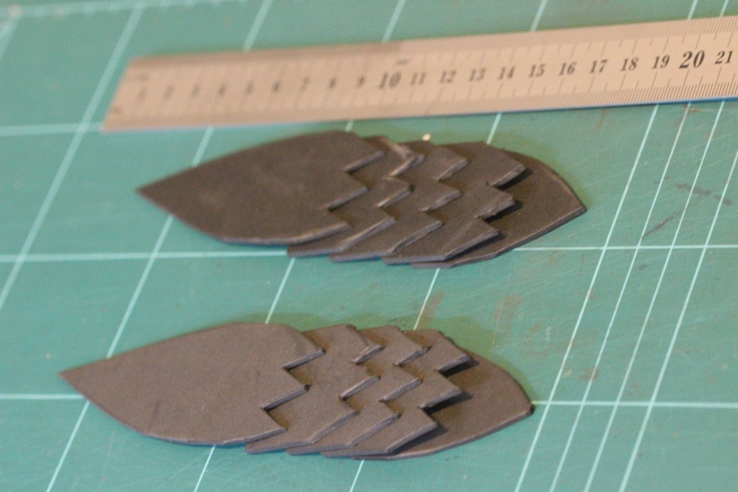 Ring Wraith Gauntlets : 9 Steps (with Pictures) - Instructables