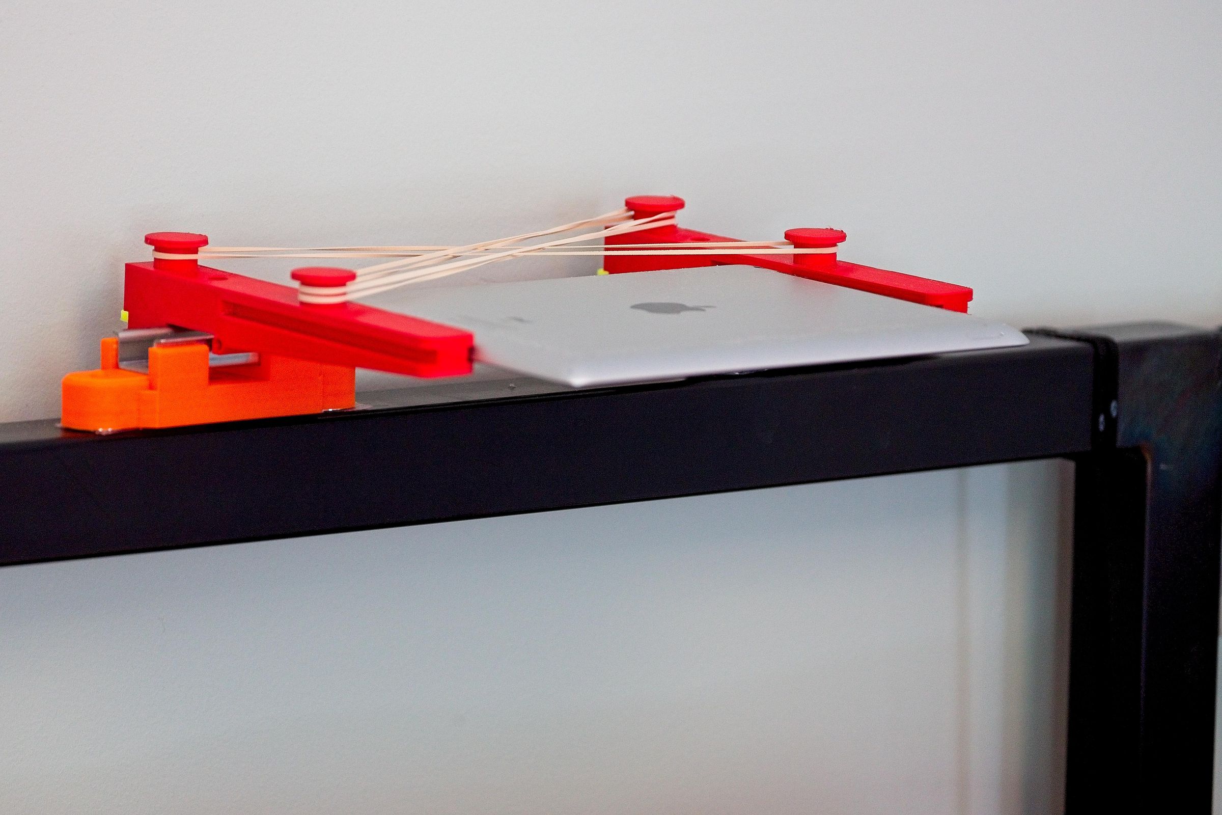 A Simple Magnetic Ipad Stand for a Lazy Night of Netflix : 5 Steps ...