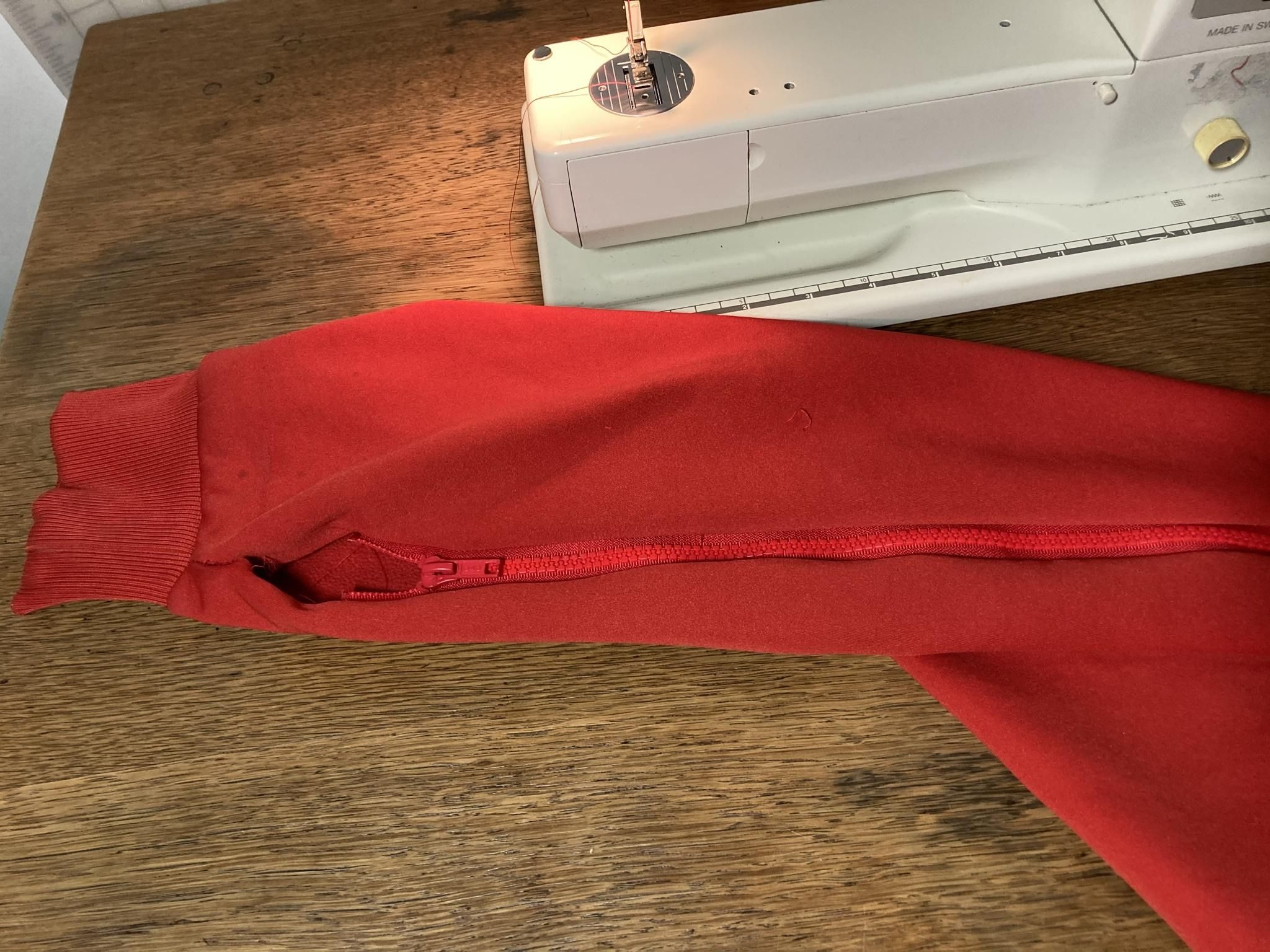 5 Zipper Wing Transforming Hoodie : 7 Steps (with Pictures) - Instructables