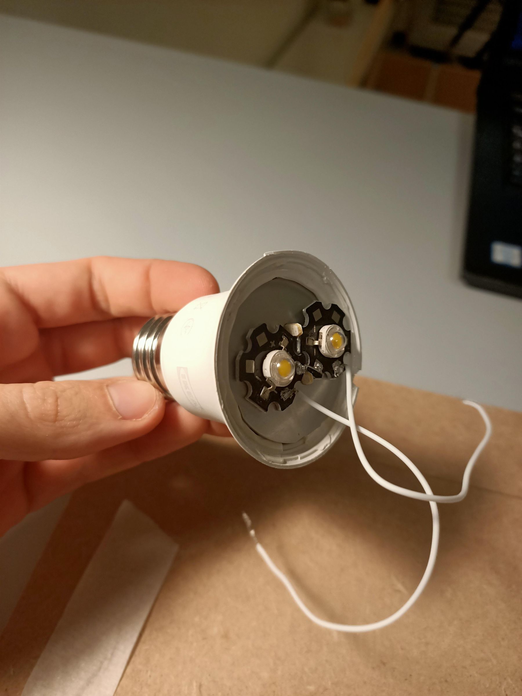 Give Your Lighting a Hand ! : 5 Steps (with Pictures) - Instructables