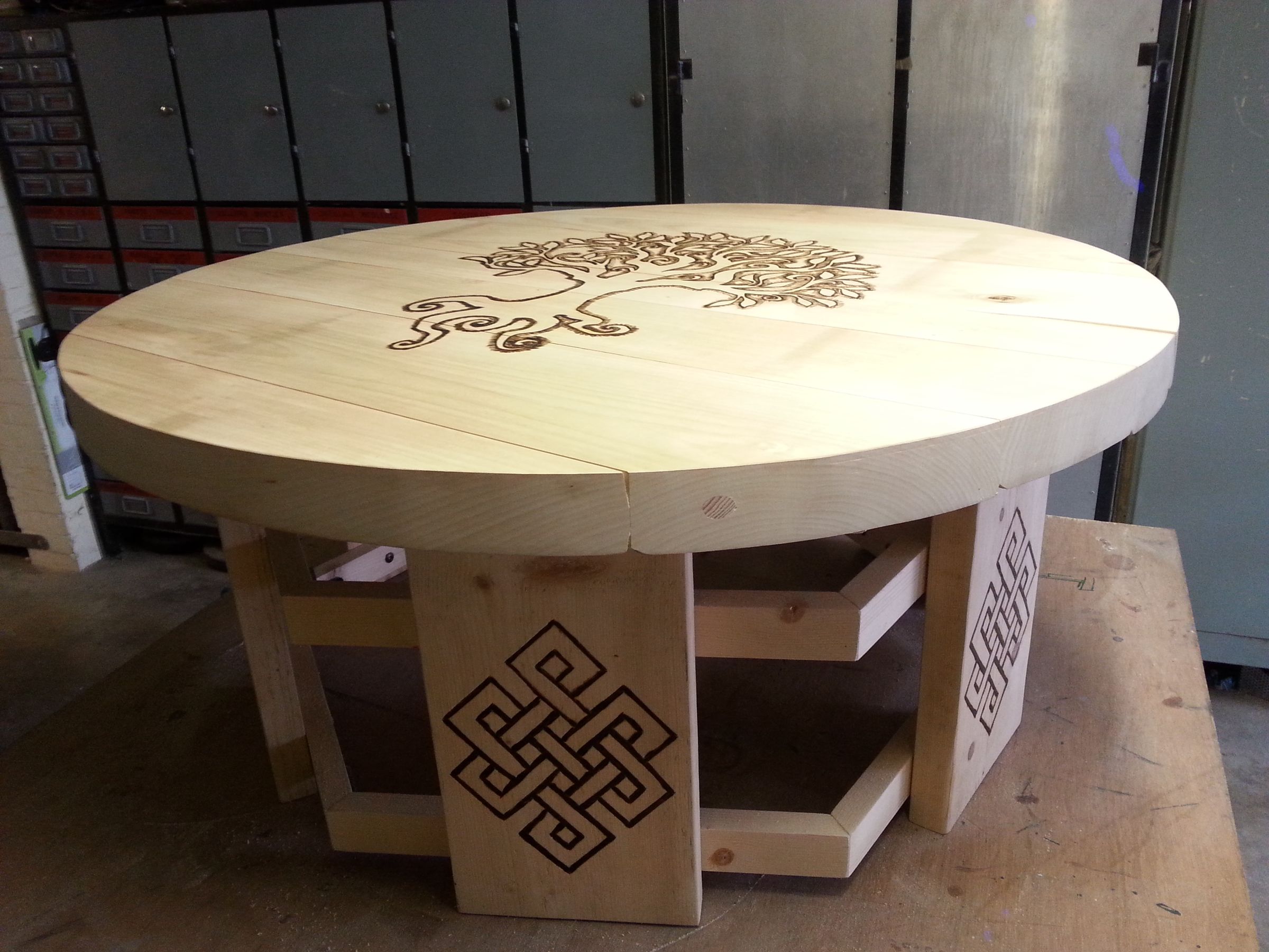 Engrave Tavern Table : 8 Steps (with Pictures) - Instructables
