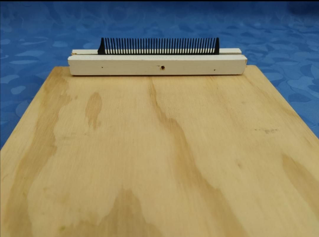 Loom With Combs : 10 Steps (with Pictures) - Instructables