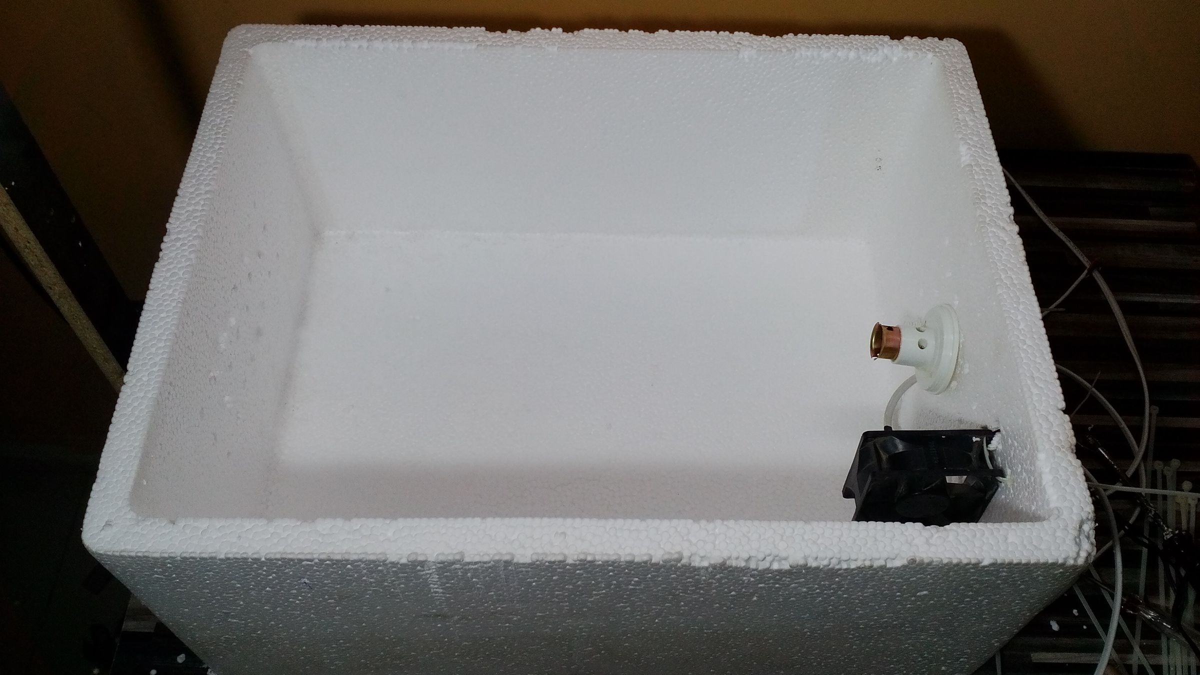 HOW TO MAKE HOMEMADE INCUBATOR : 7 Steps (with Pictures) - Instructables